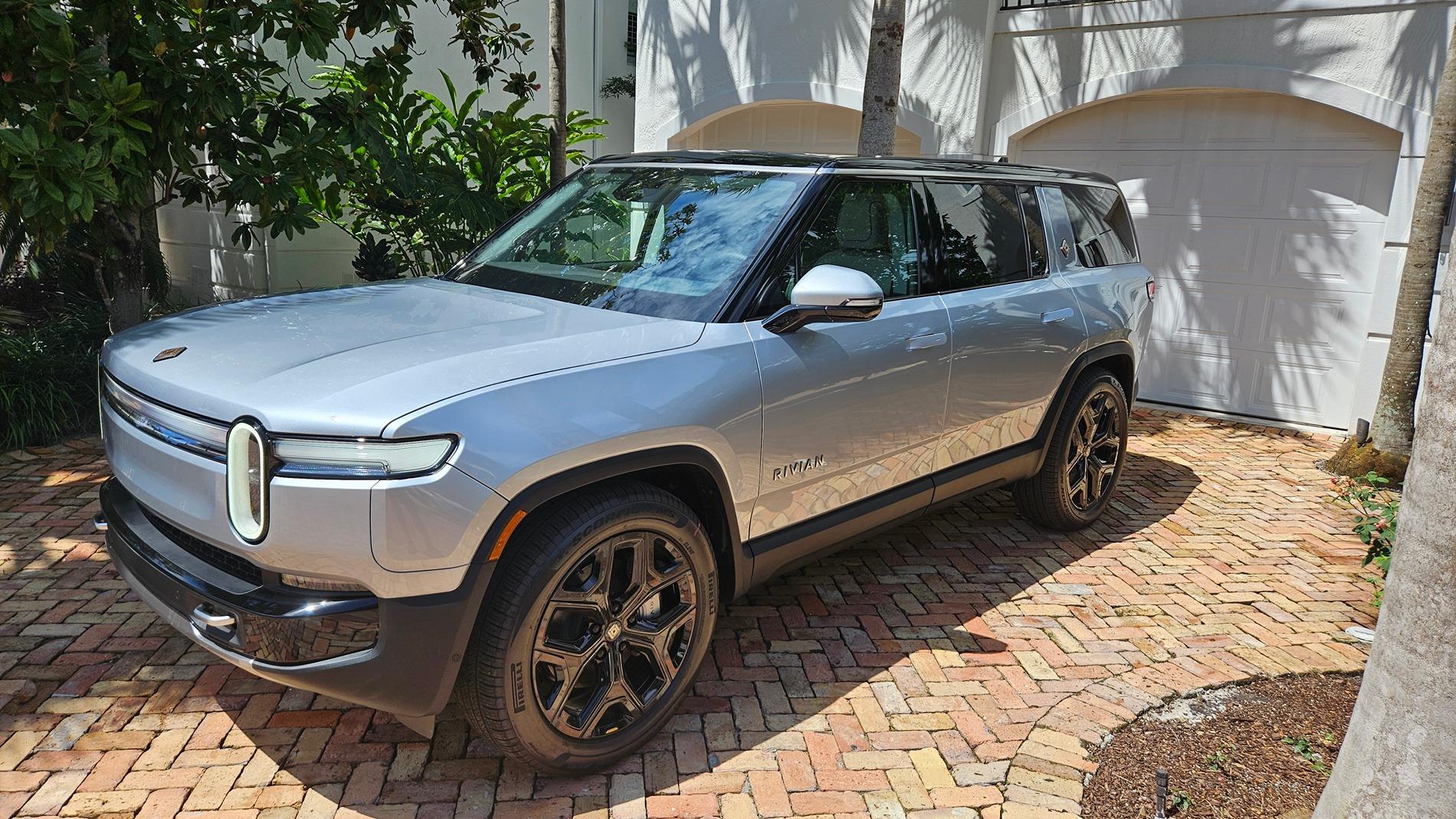 2025 R1S Dual Max Pack - New owner initial review | Rivian Forum - R1T ...