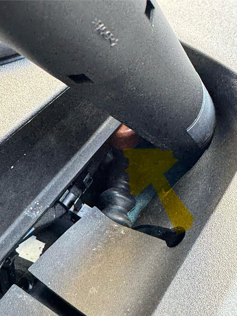 Frunk thingy | Rivian Forum - R1T R1S R2 R3 News, Specs, Models, RIVN ...