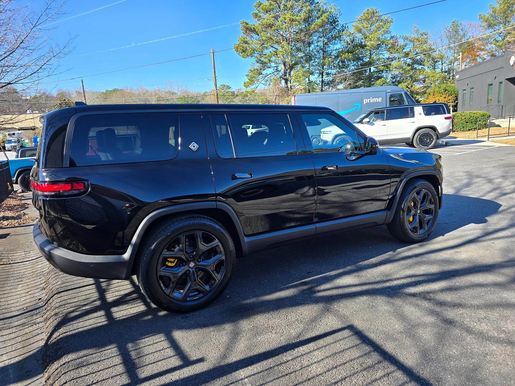 Gen2 R1S Tri Max review and comparison to 2017 Tesla Model S | Rivian ...