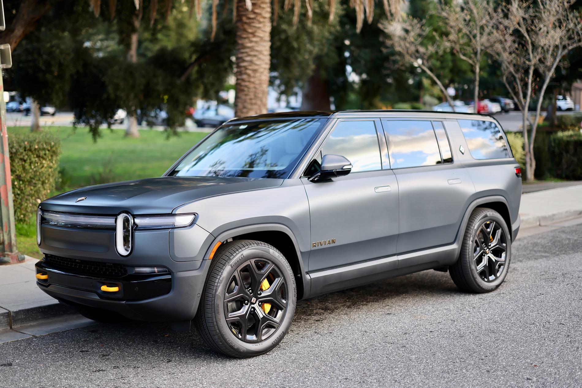 2025 R1S Gen 2 w/ Stealth ("Satin?") PPF and Uniden R9w Install ...