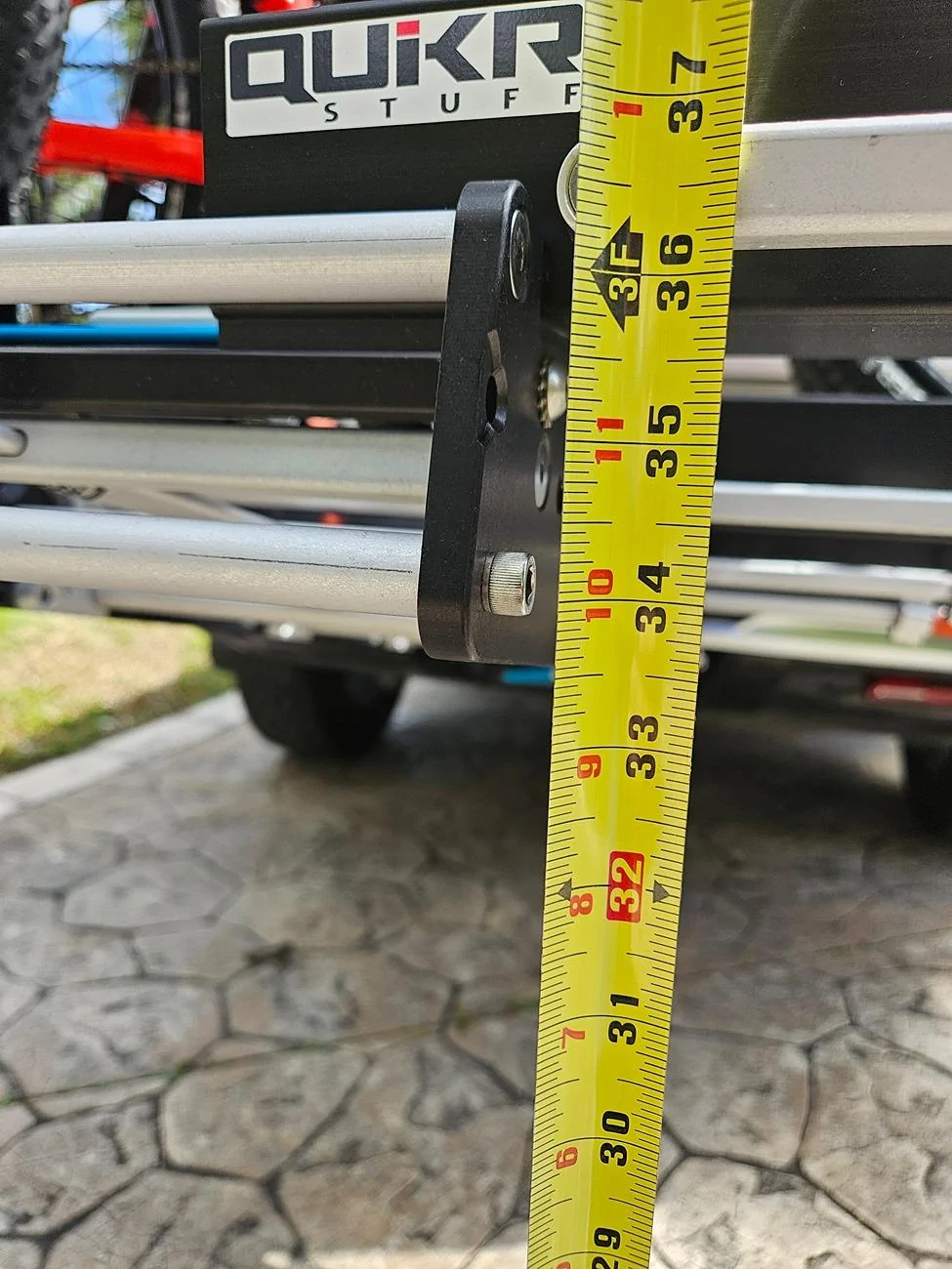 QuikrStuff Mach 2 Hitch Review 1 to 4 bike rack with R1s | Rivian Forum ...