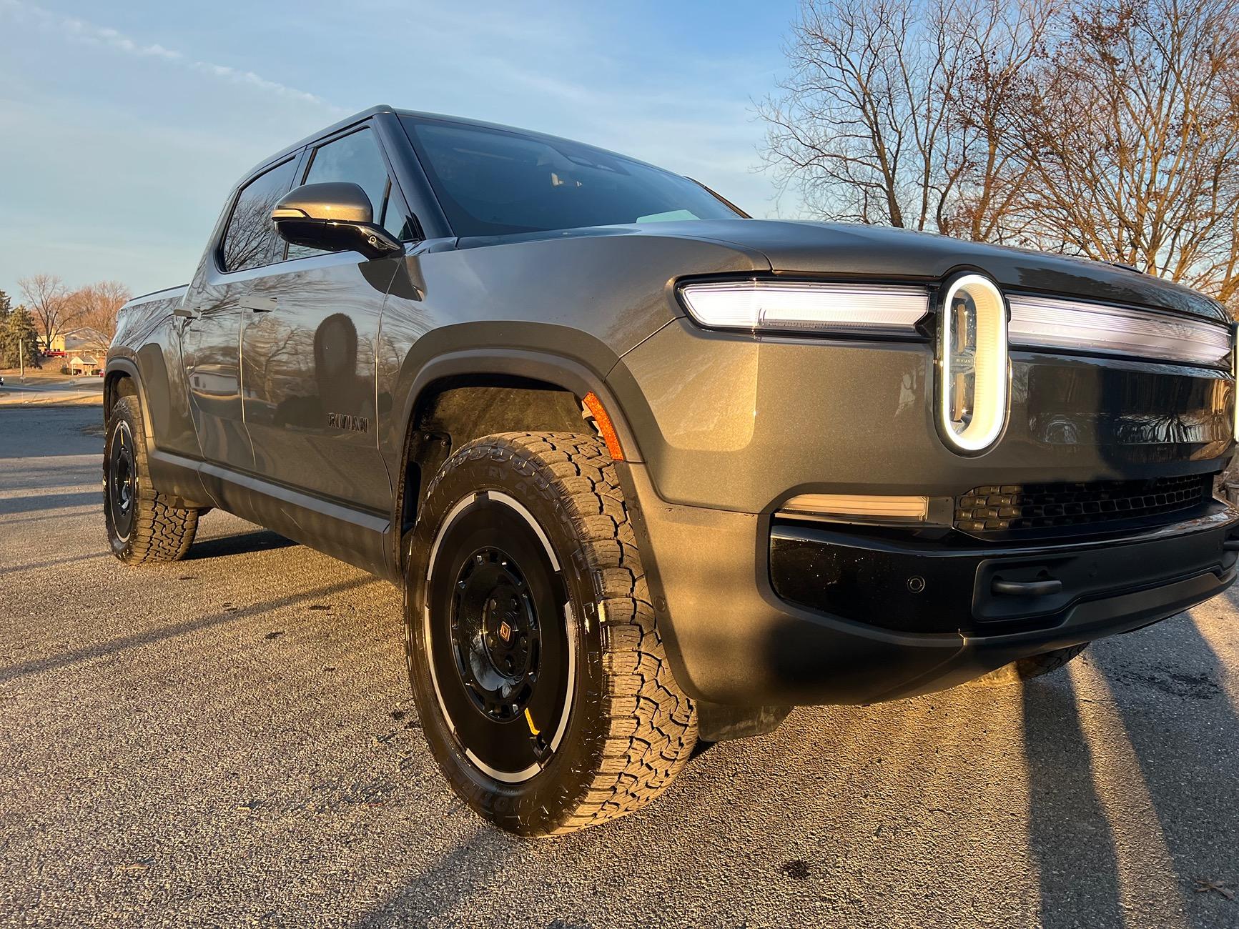 Toyo Open Country III a/t evs on 22s | Rivian Forum - R1T R1S R2 R3 ...