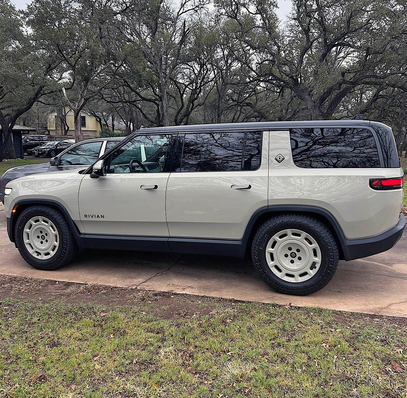 California Dune Color - real life photos (R1S & R1T) | Rivian Forum ...
