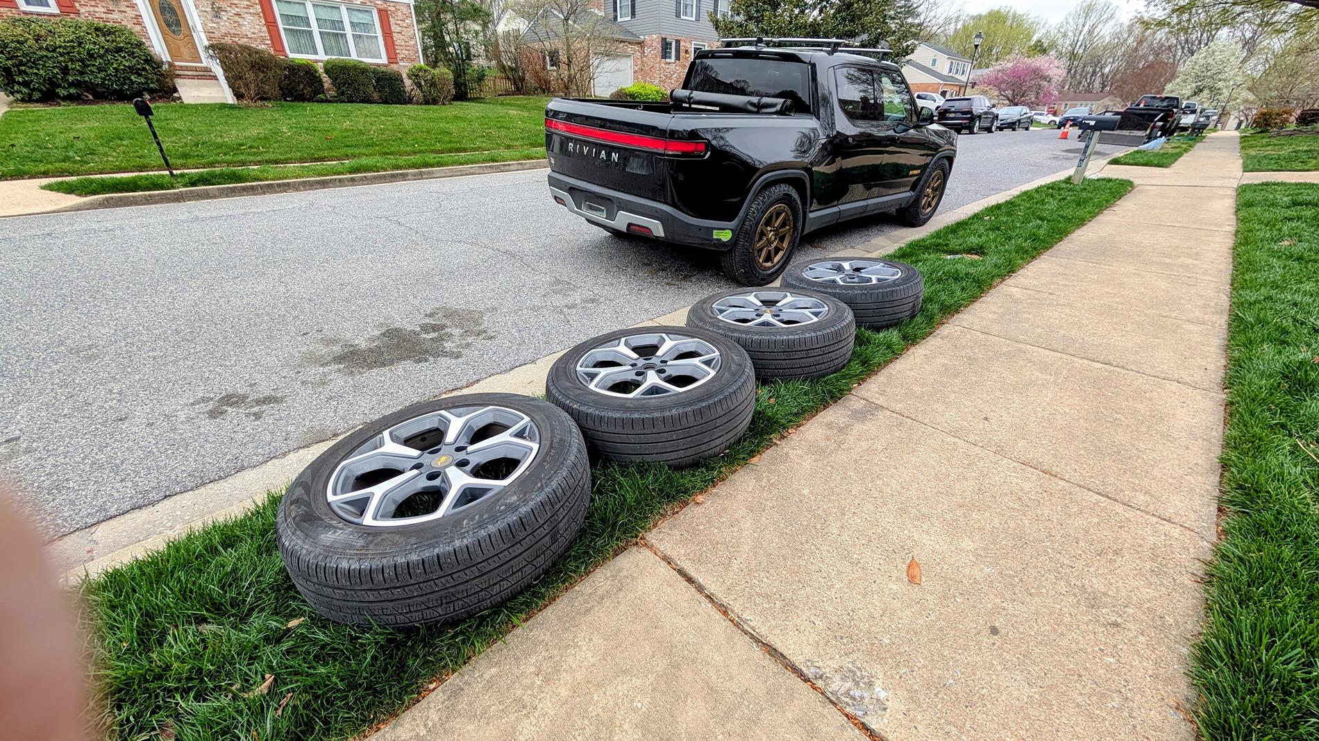 Maryland - 21" OEM tires/wheels for sale | Rivian Forum - R1T R1S R2 R3 ...