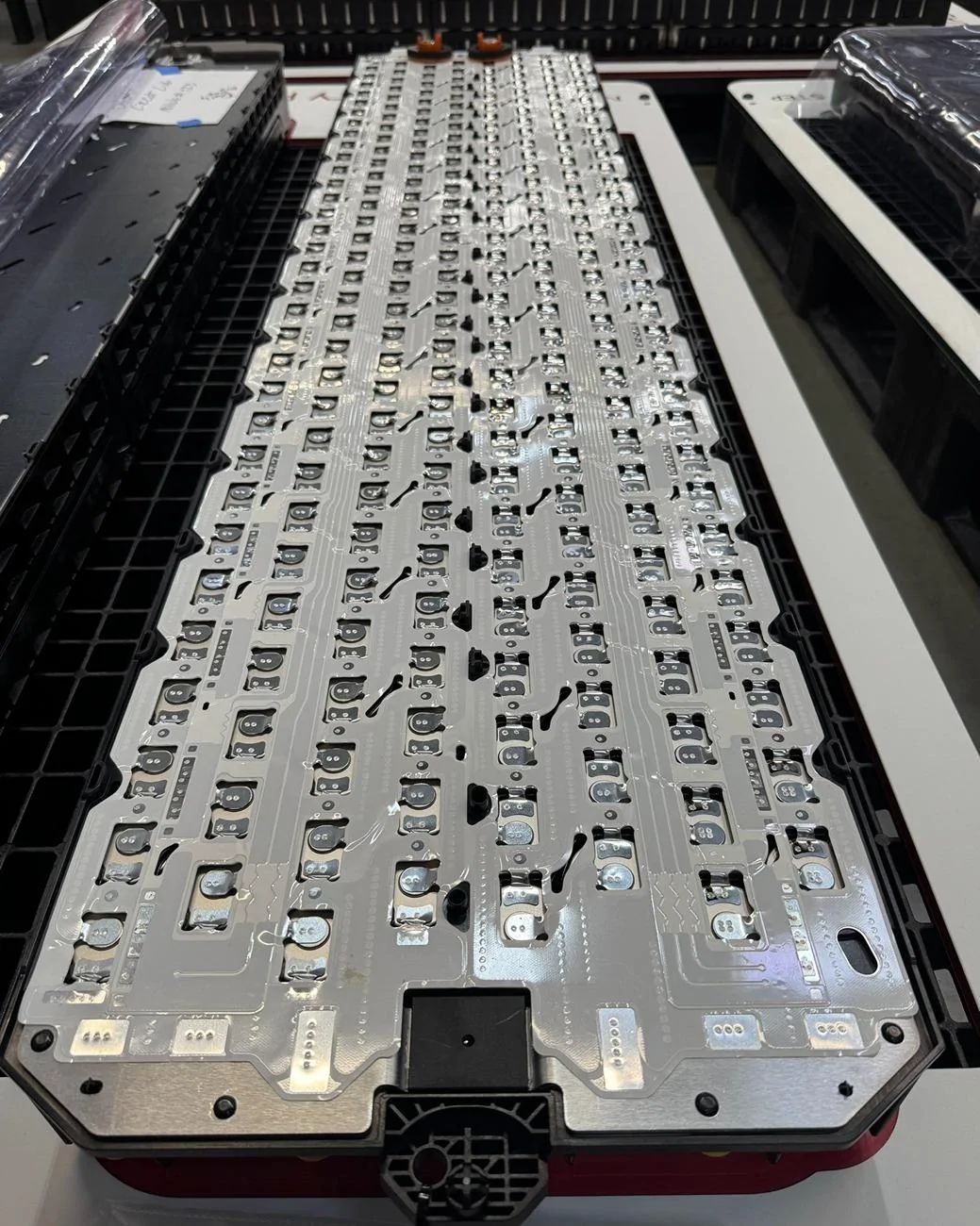 R2 / R3 battery pack photos from RJ | Rivian Forums - R1T R1S R2 R3 ...