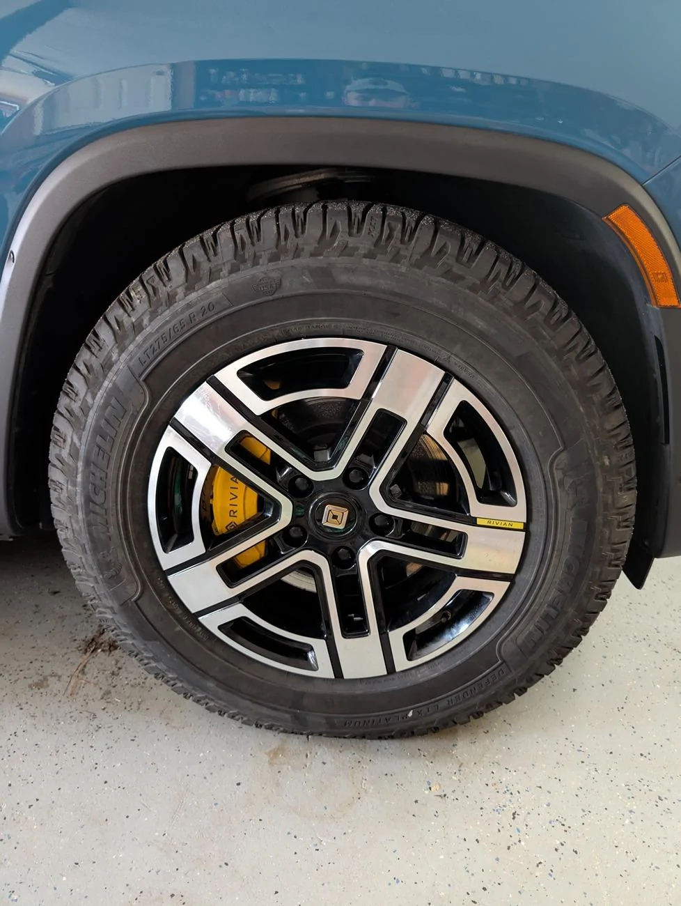 R1S 20 inch replacement: Michelin Defender LTX M/S 2 vs vs Goodyear ...