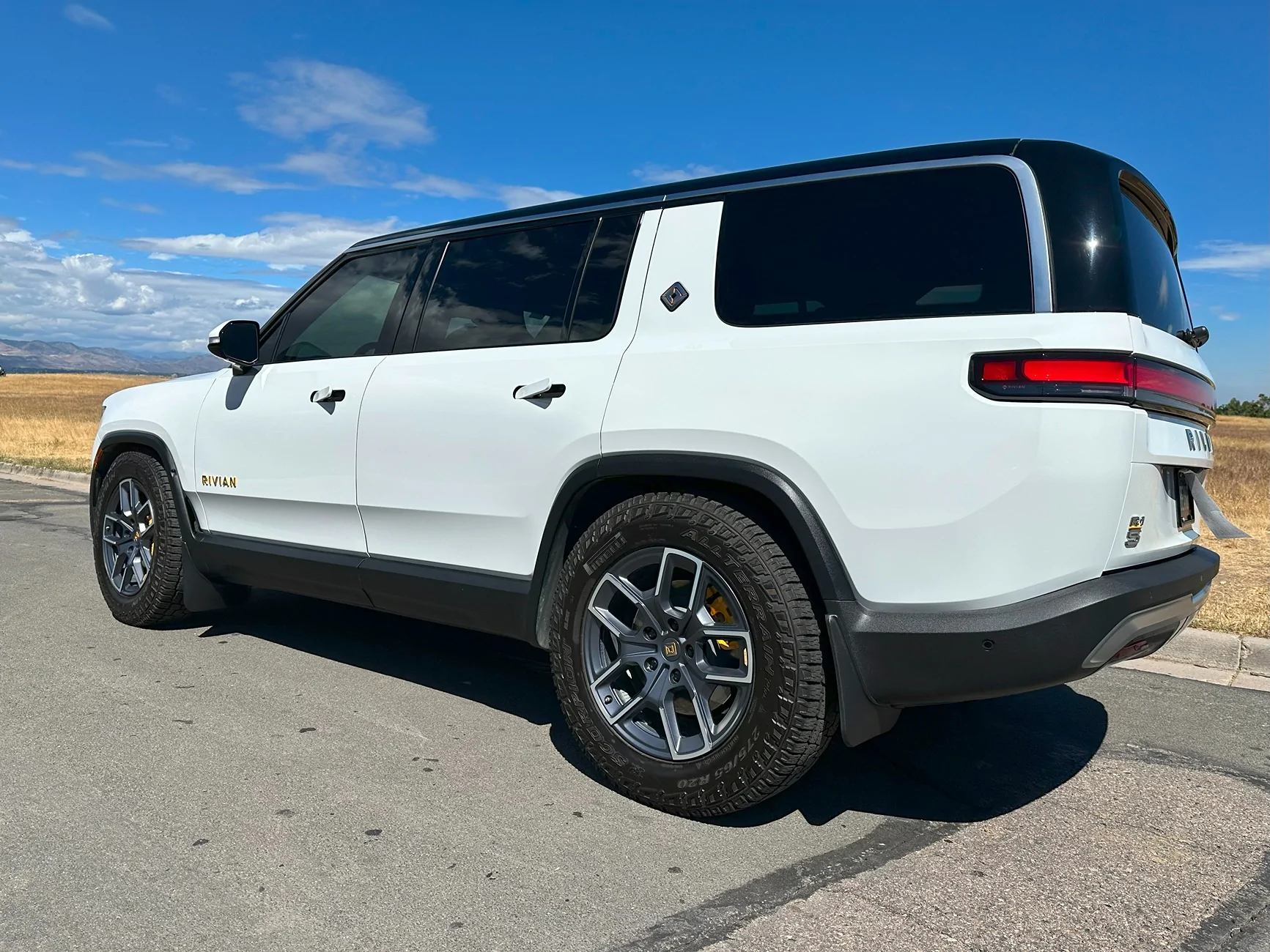 Colorado - For Sale: 2023 Rivian R1S Quad Motor AWD – Adventure-Ready ...