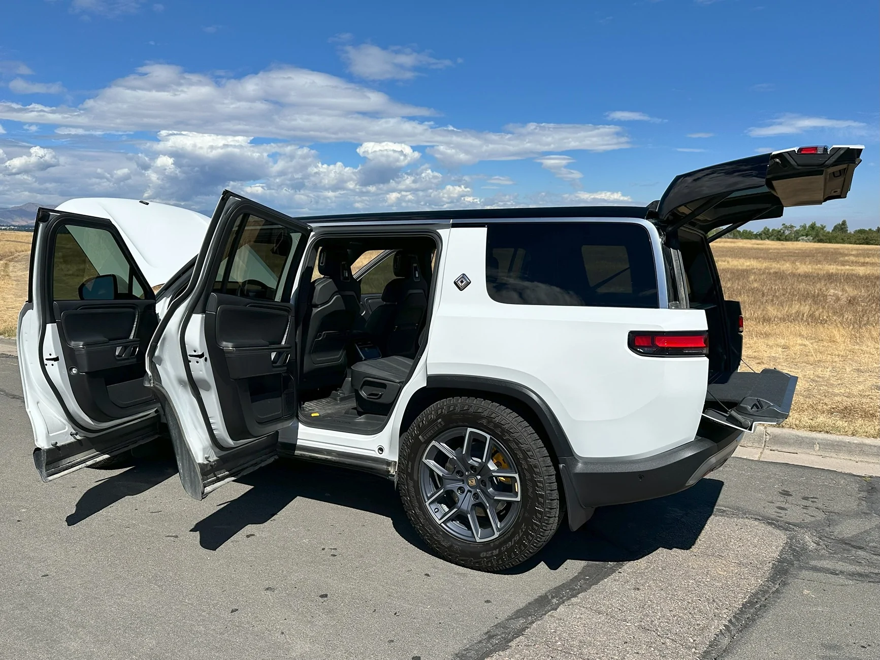 Colorado - For Sale: 2023 Rivian R1S Quad Motor AWD – Adventure-Ready ...