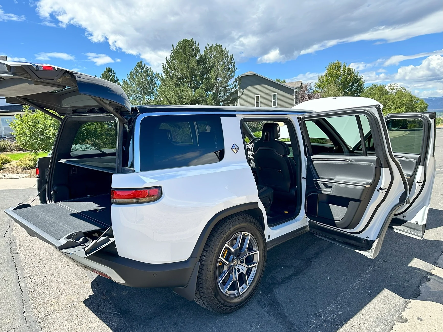 Colorado - For Sale: 2023 Rivian R1S Quad Motor AWD – Adventure-Ready ...