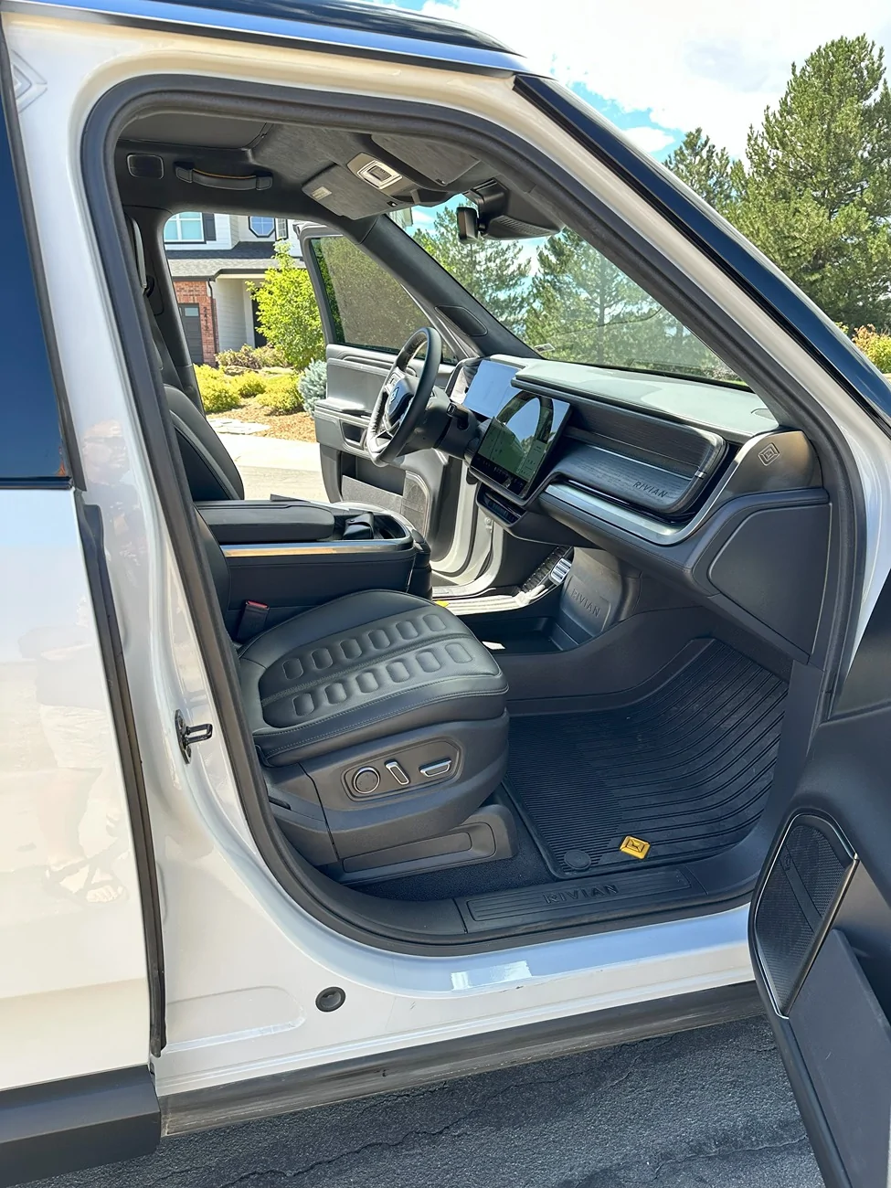 Colorado - For Sale: 2023 Rivian R1S Quad Motor AWD – Adventure-Ready ...