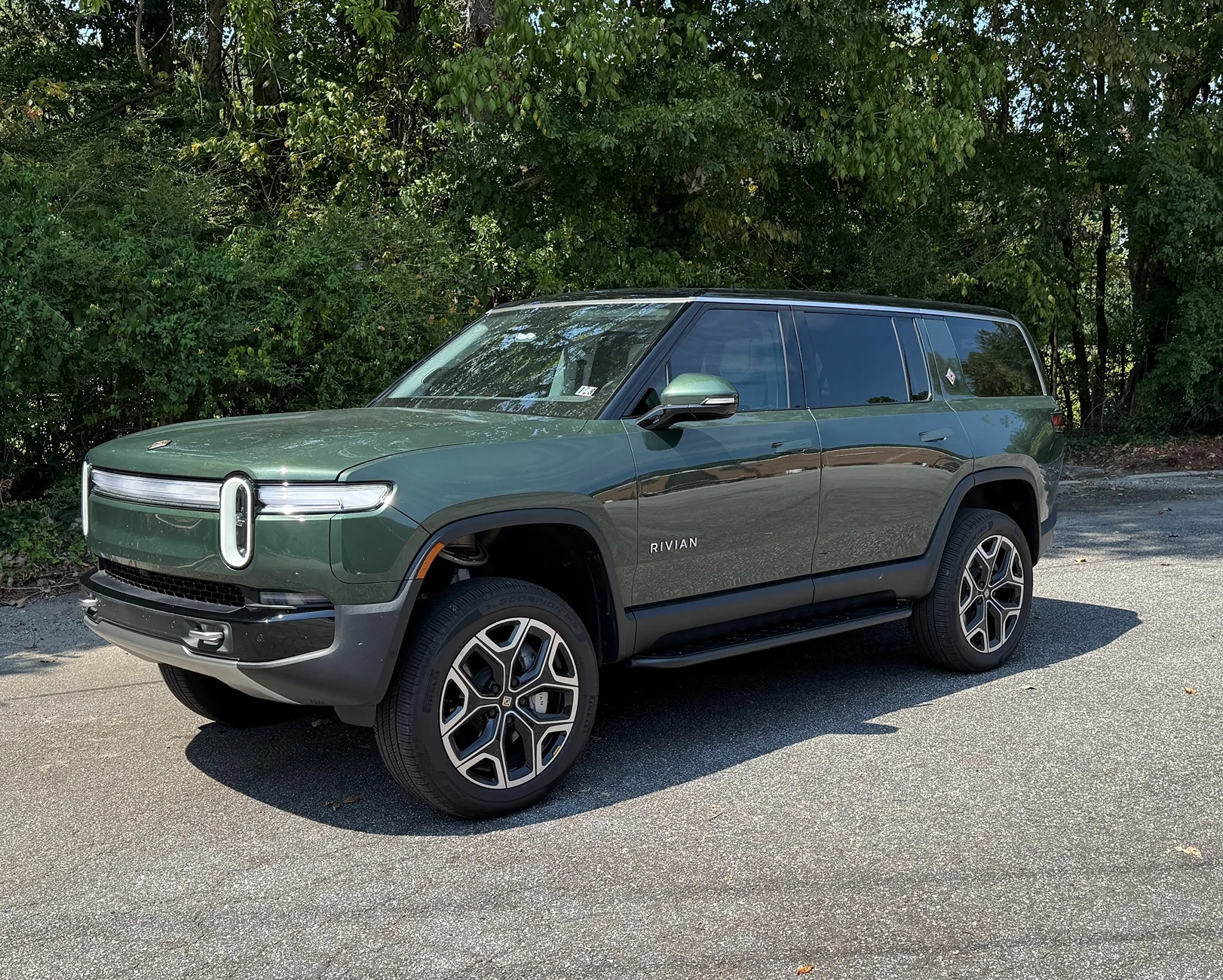 Rivian R1S gets EV Sportline Rock Slider / Running Boards - Step up ...