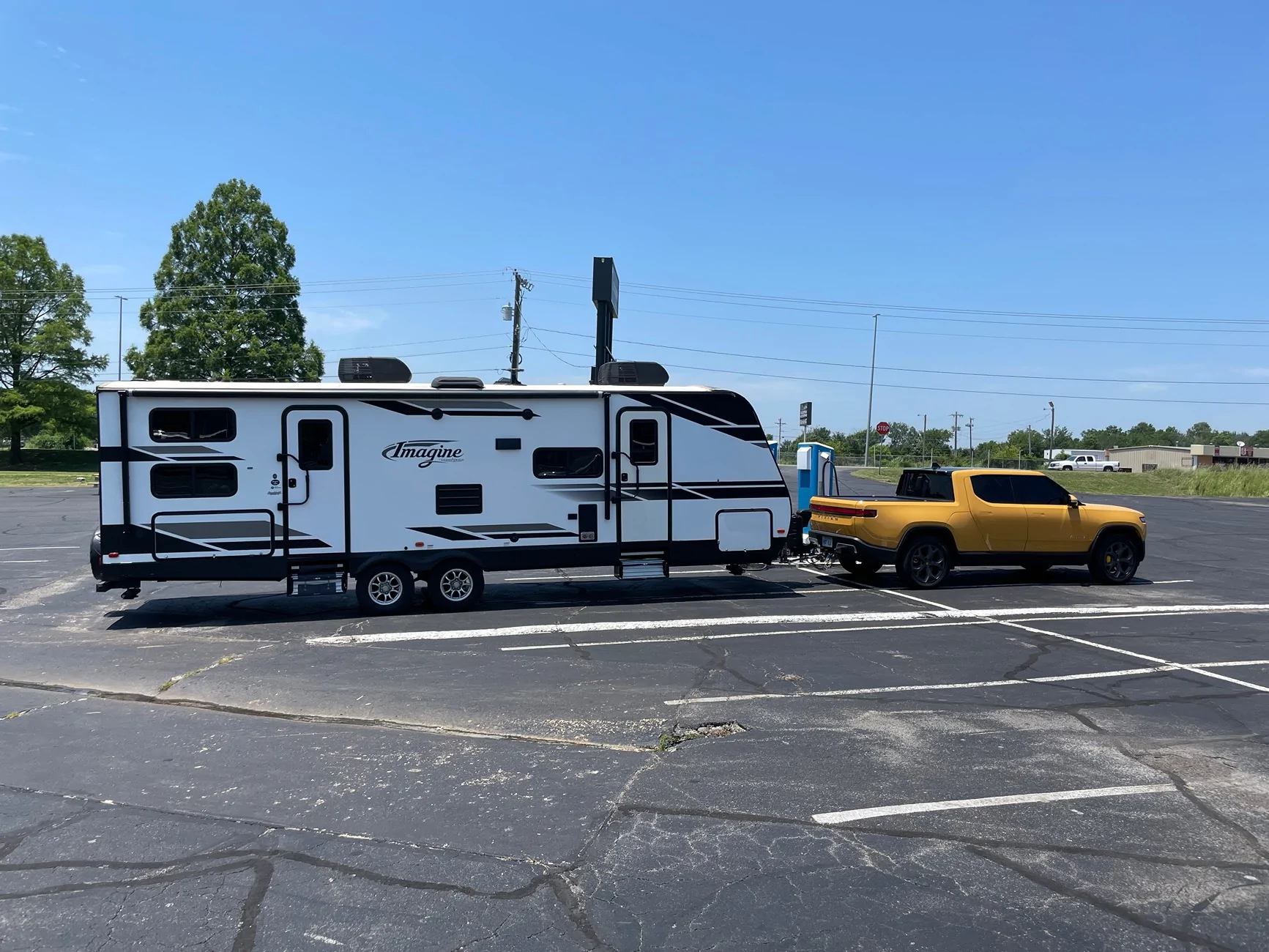 Towing a 19' R-POD with a 2022 Quad R1T, a sobering expereince | Page 2 ...