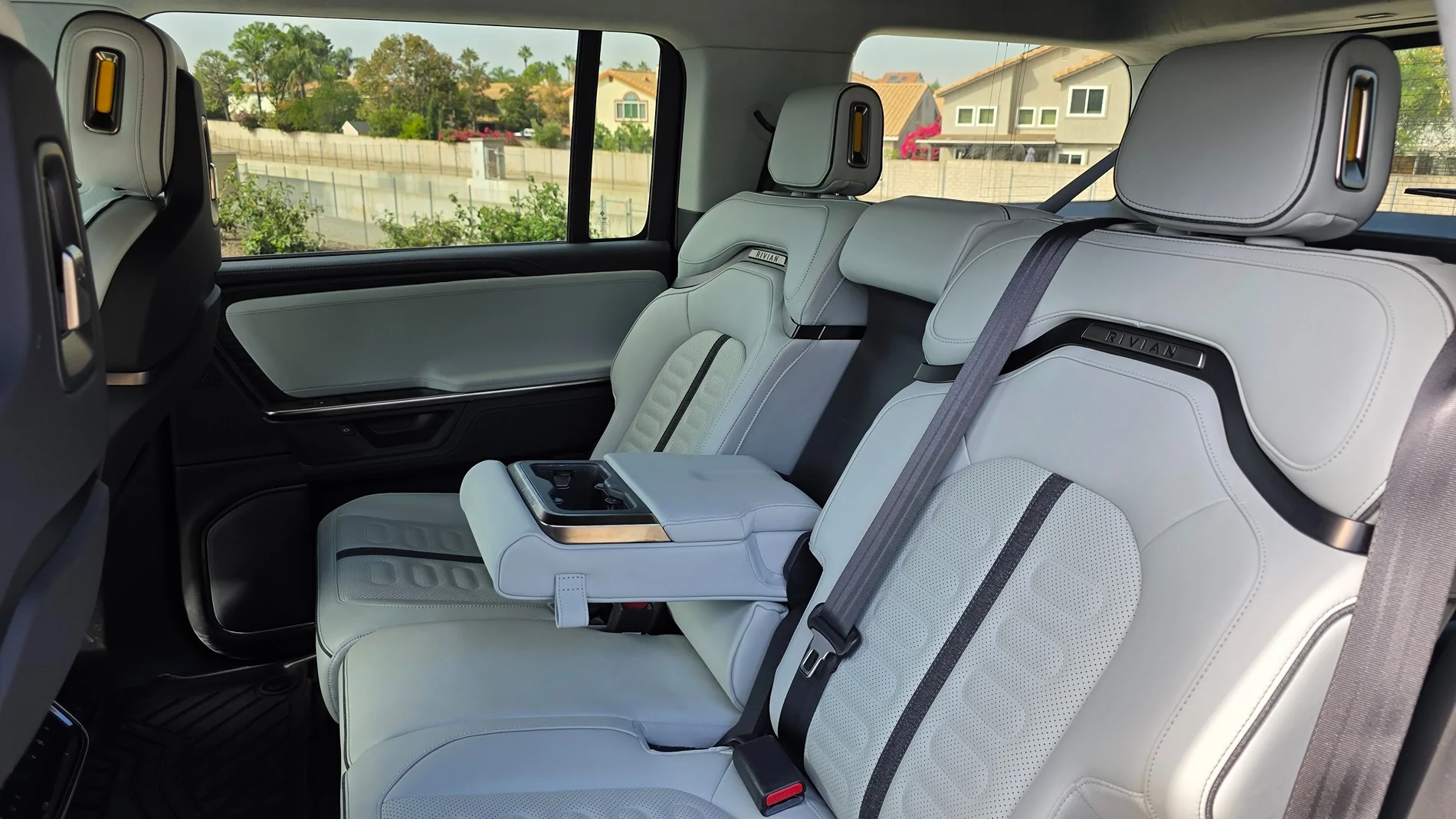 California - For Sale: 2025 Rivian R1S Dual Motor Performance Max with ...