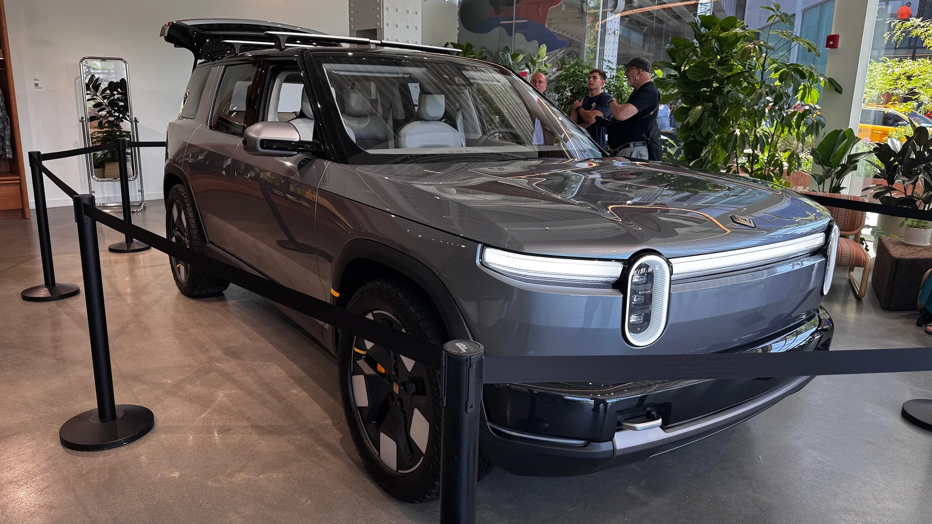 R2 in new silver / gray color (real life photo) | Page 2 | Rivian Forum ...