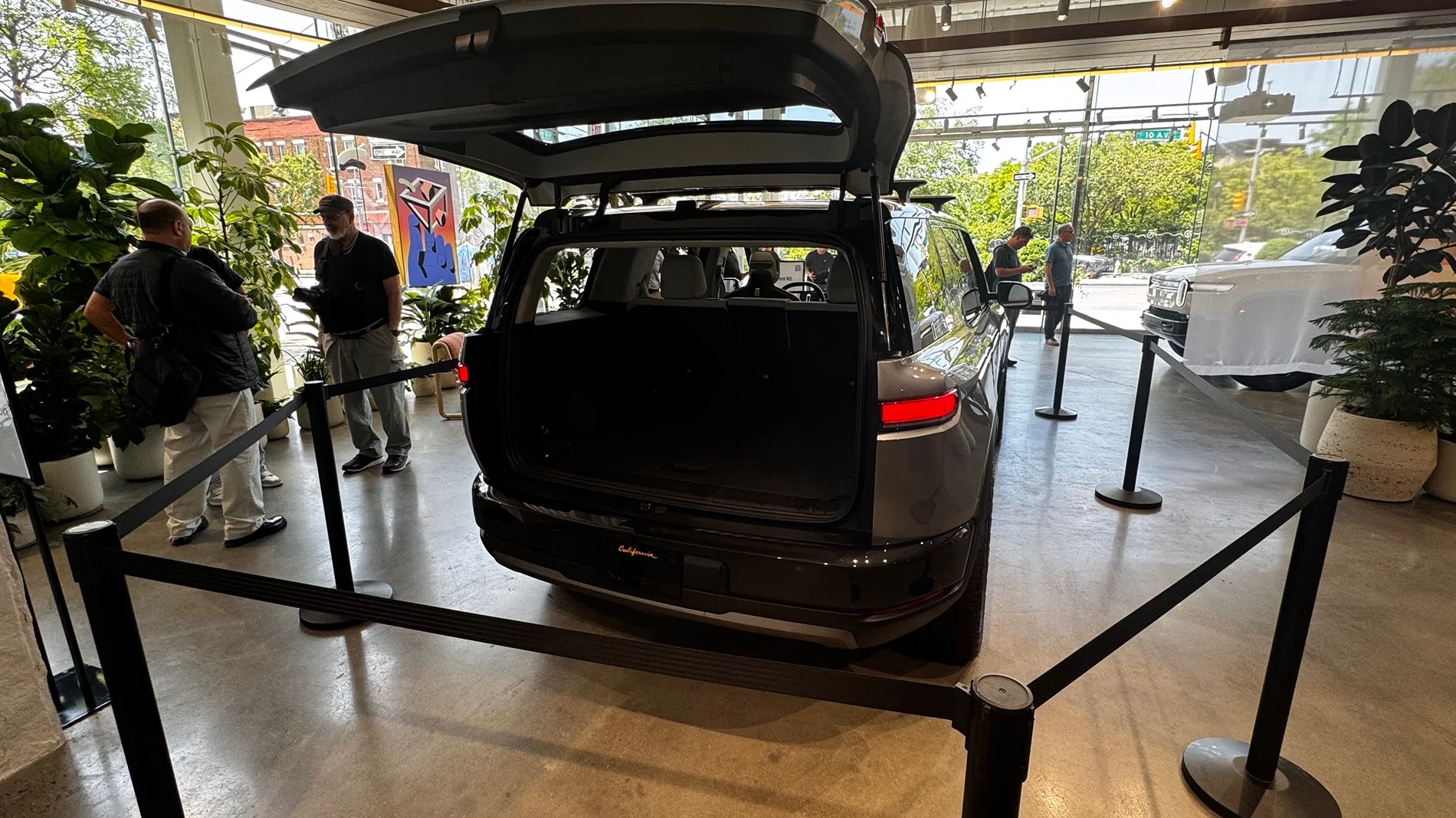 R2 in new silver / gray color (real life photo) | Page 2 | Rivian Forum ...