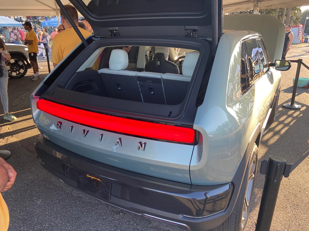 R2 / R3 colors & interior trims: Cloud White, Permafrost, Laguna Beach ...