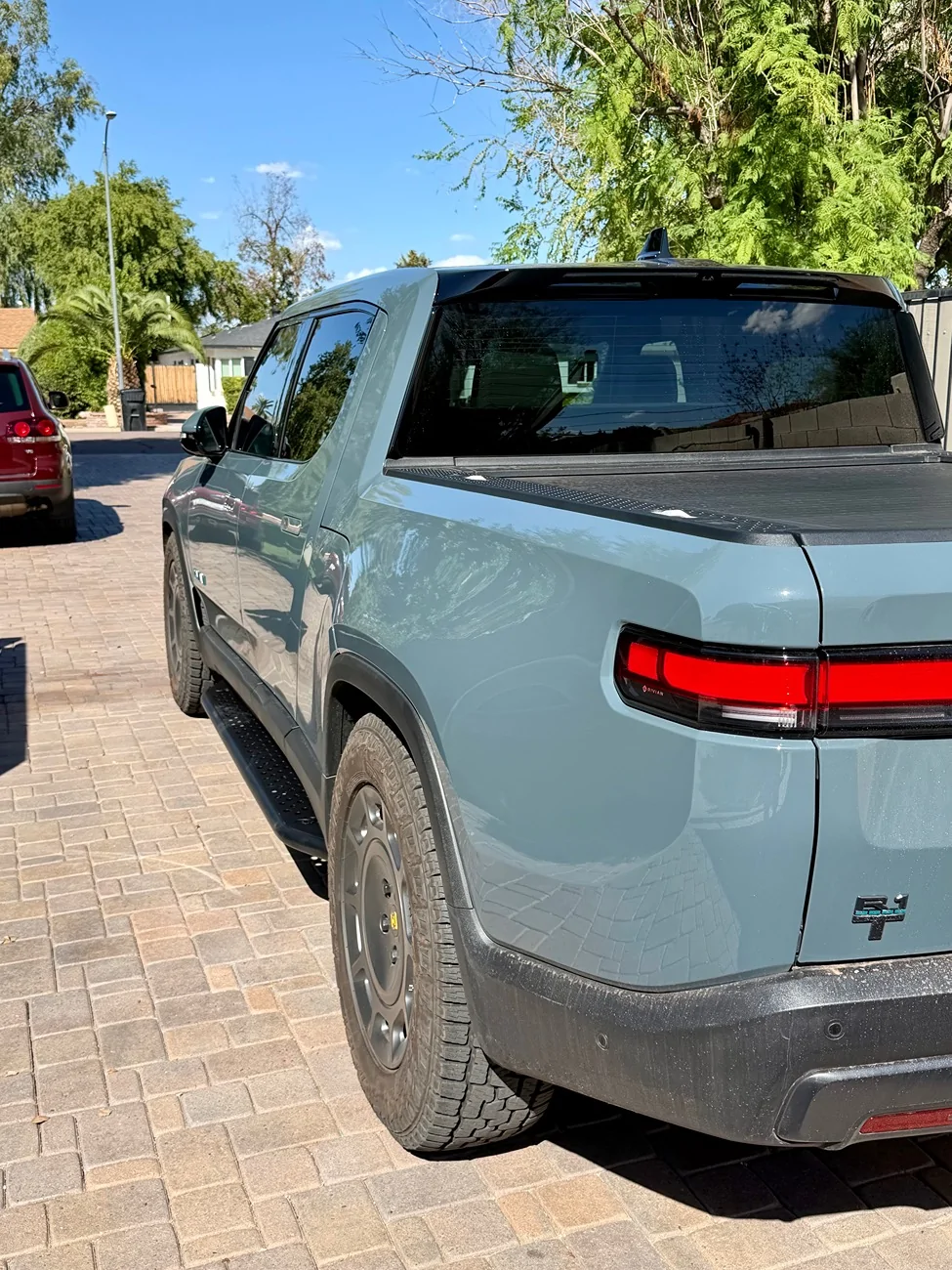 GOAT rock sliders on my Gen 2 Quad R1T | Rivian Forums - R1T R1S R2 R3 ...