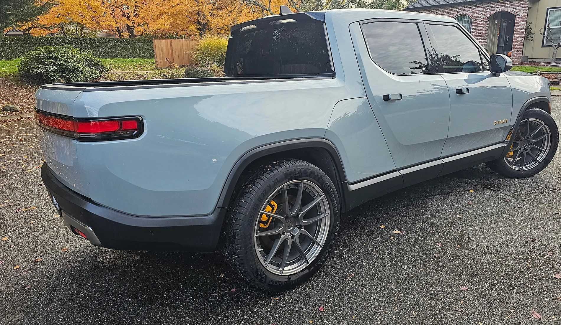 Oregon - 2022 Rivian R1T Truck with Warranty 2027/2030 Custom US Made ...