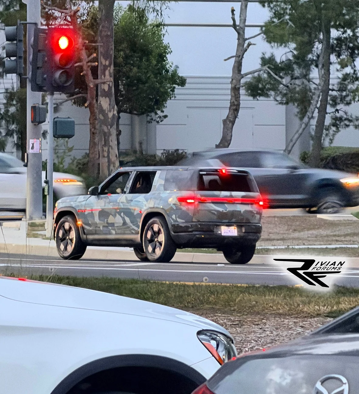 R2 Tail Lights / Brake Light / Rear Light Bar -- lit up on prototype ...