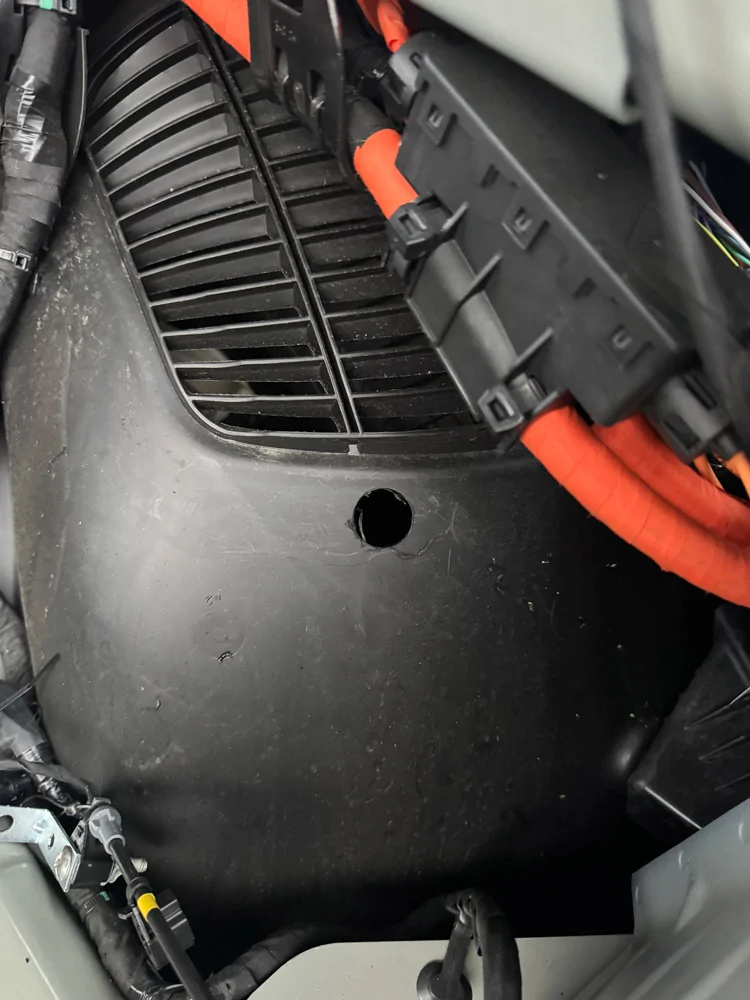 Alternate Frunk Release for Gen 2 | Rivian Forum - R1T R1S R2 R3 News ...