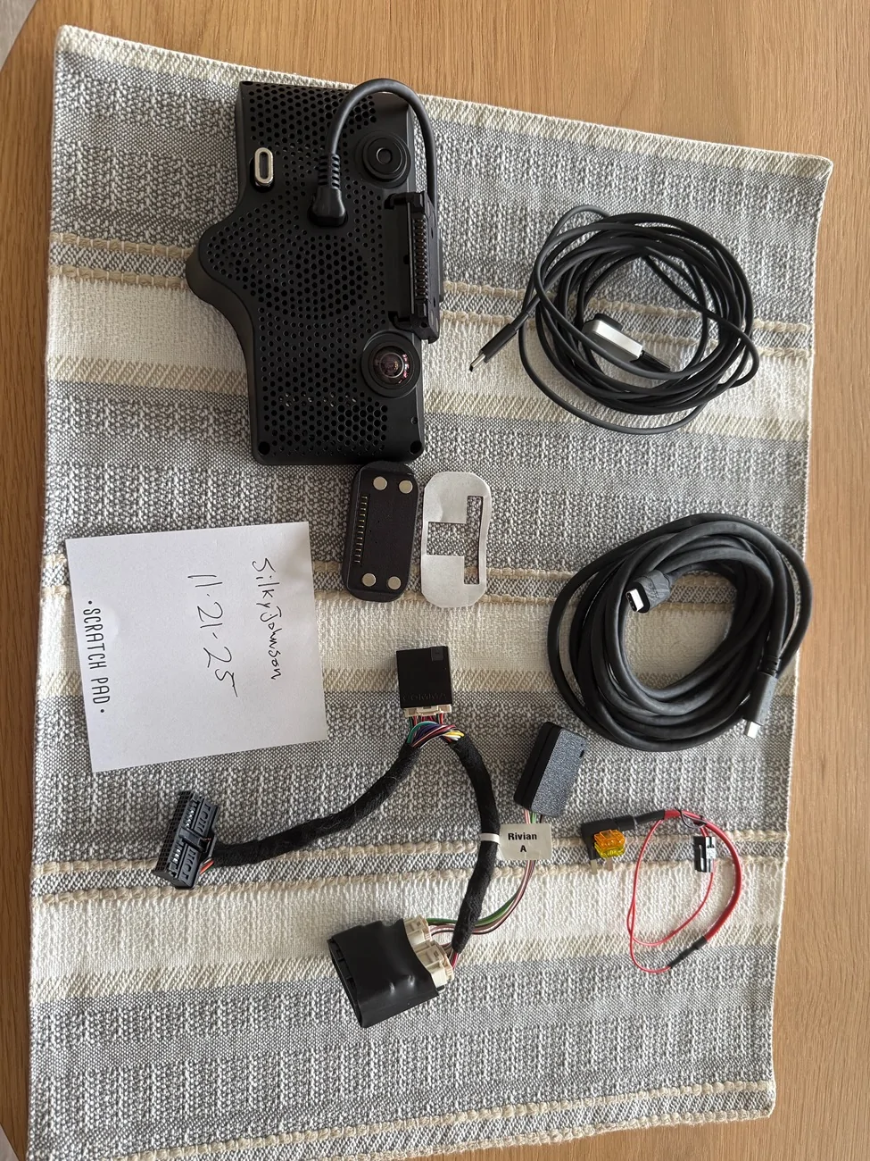 Wisconsin - Comma 3x Long Harness, Chun Mount and Fuse Tap | Rivian ...