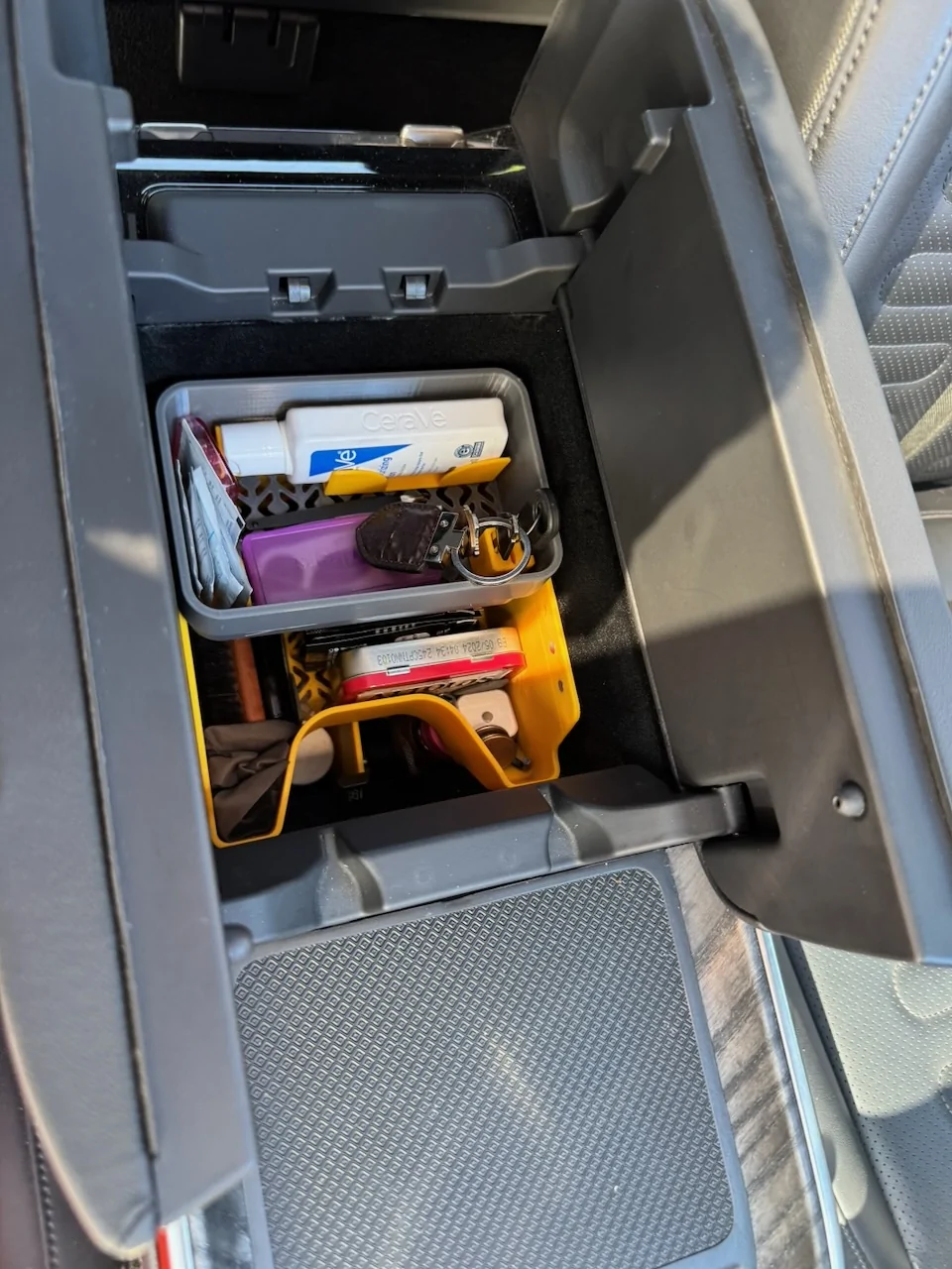 What small items actually end up in your console? Looking for real ...