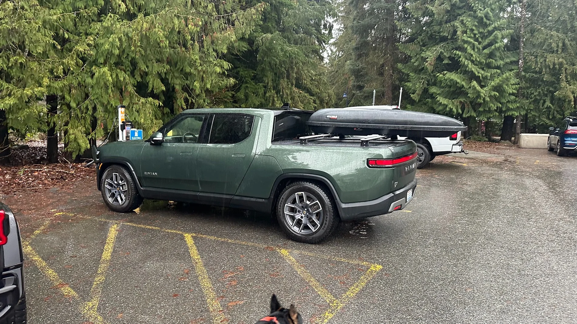 Efficiency test: mounting ski box over R1T bed vs. on the roof | Rivian ...