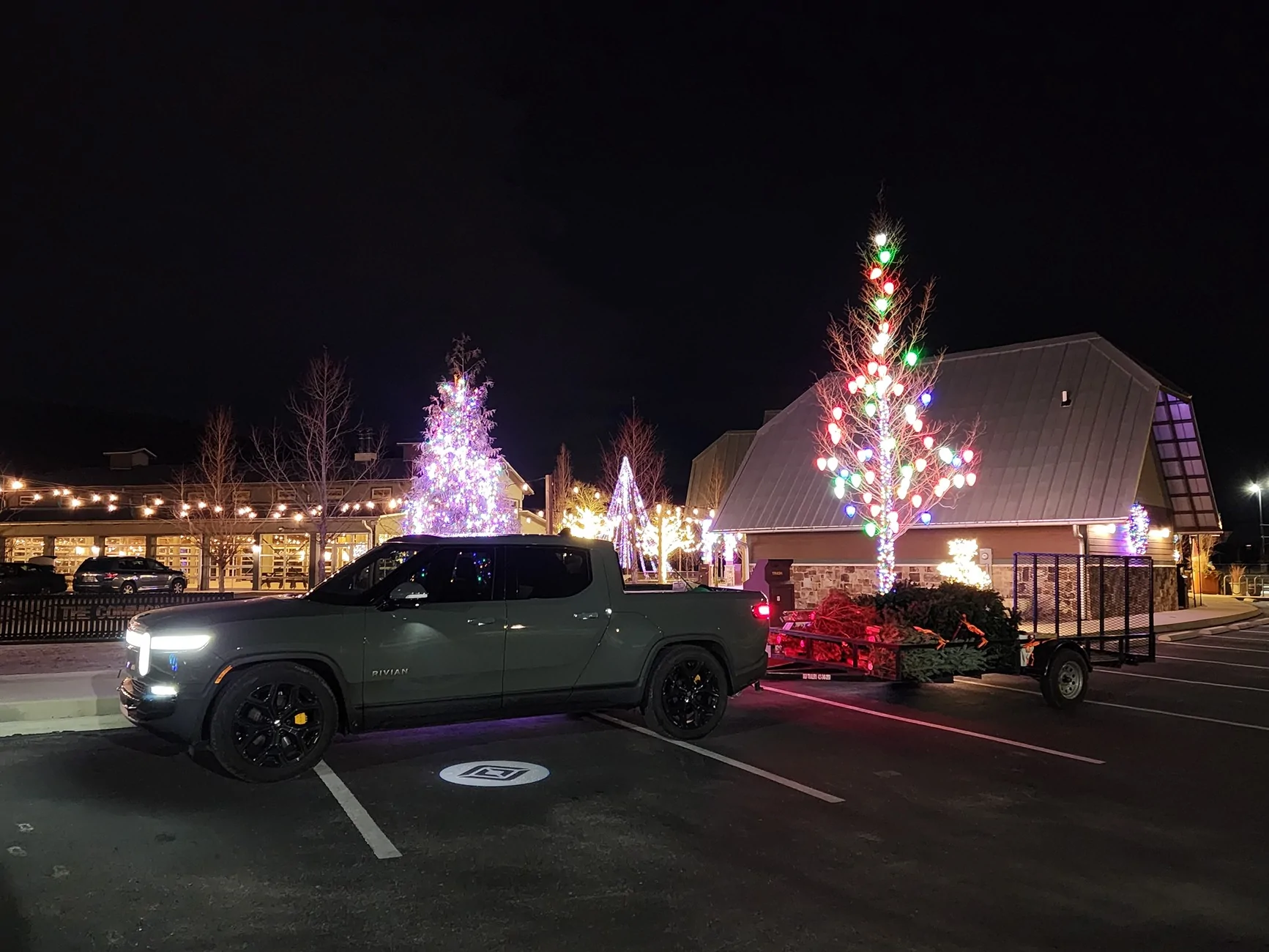 🎄 Holiday Rivian Photo Fun – Win a Gift from BestEvMod! 🎄 | Rivian ...