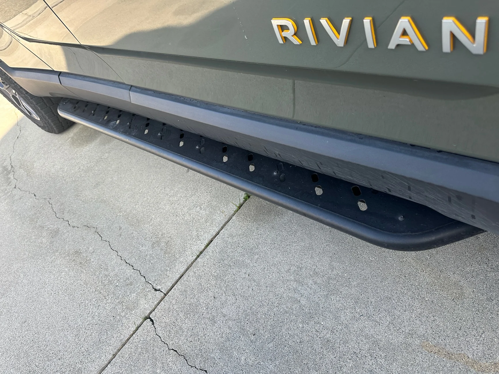 California - Ev Sportsline R1T Rock Sliders $800 | Rivian Forum - R1T ...