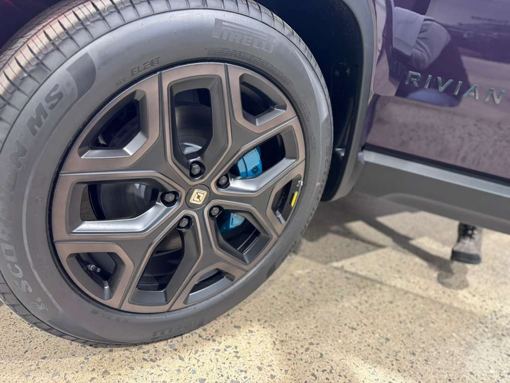 Anyone who ordered receive their Borealis R1T or R1S yet? - - - | Page ...