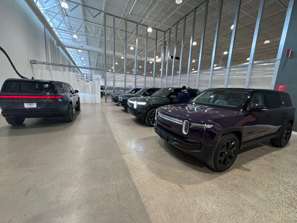 Anyone who ordered receive their Borealis R1T or R1S yet? - - - | Page ...