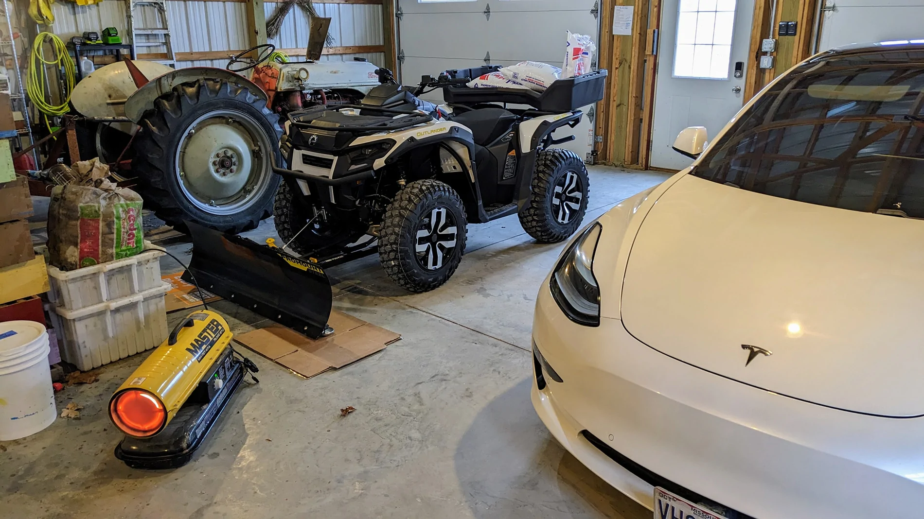 New Can-Am Outlander Electric ATV | Rivian Forums - R1T R1S R2 R3 News ...