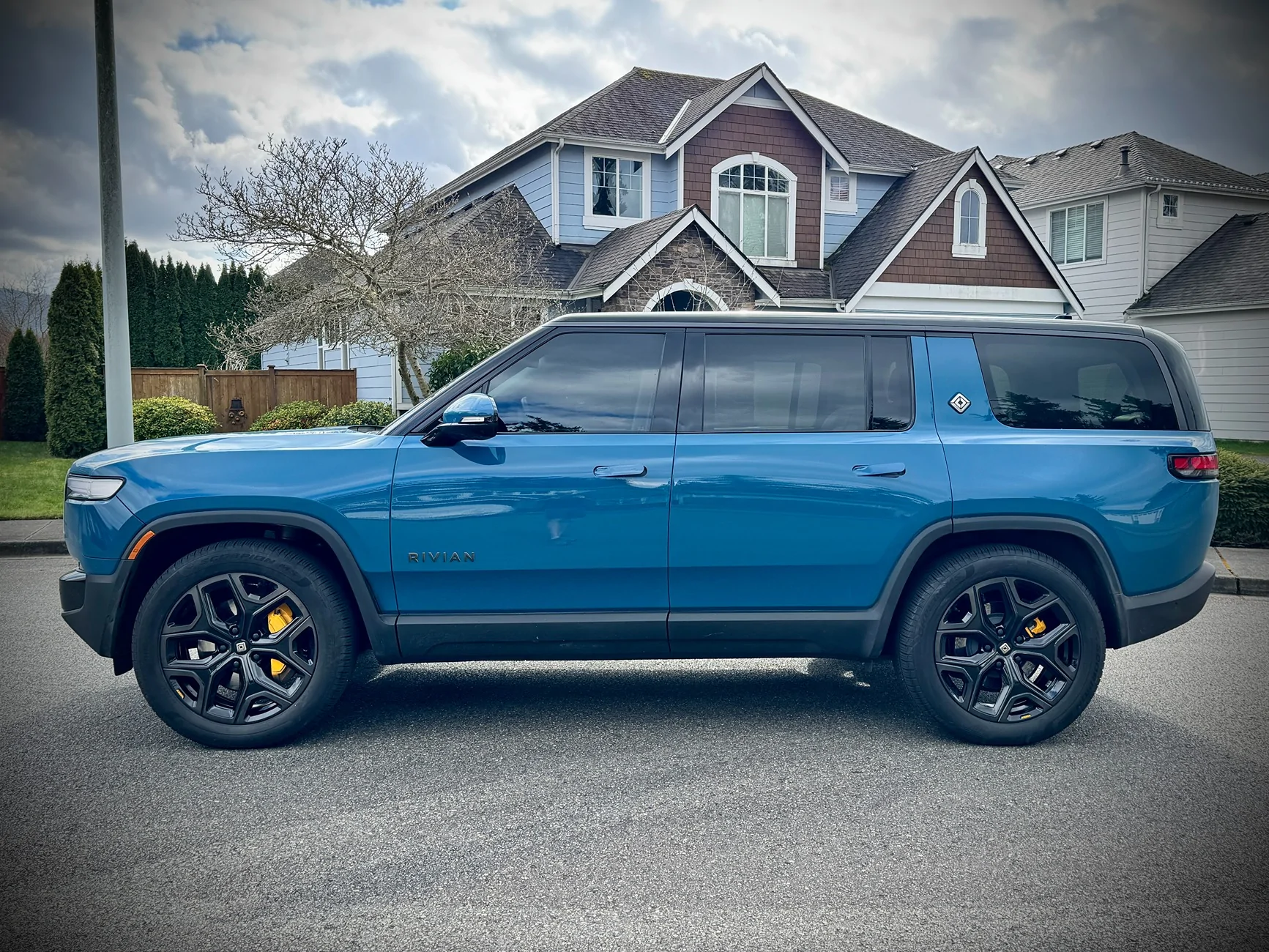 Washington - Rivian 22” Wheels with Pirelli Scorpian Tires - set of ...
