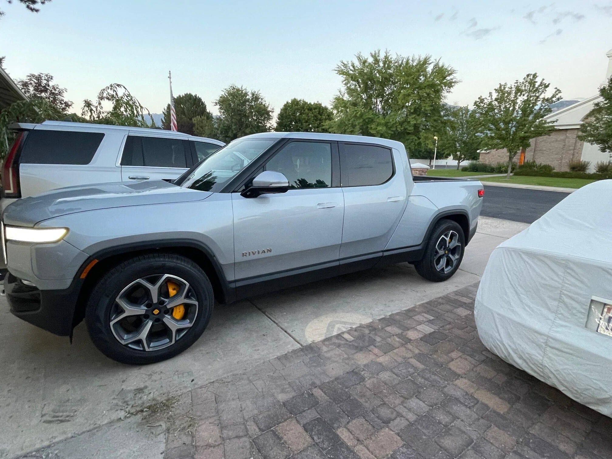 Rivian 21" road wheel center cap installation guide | Page 3 | Rivian ...
