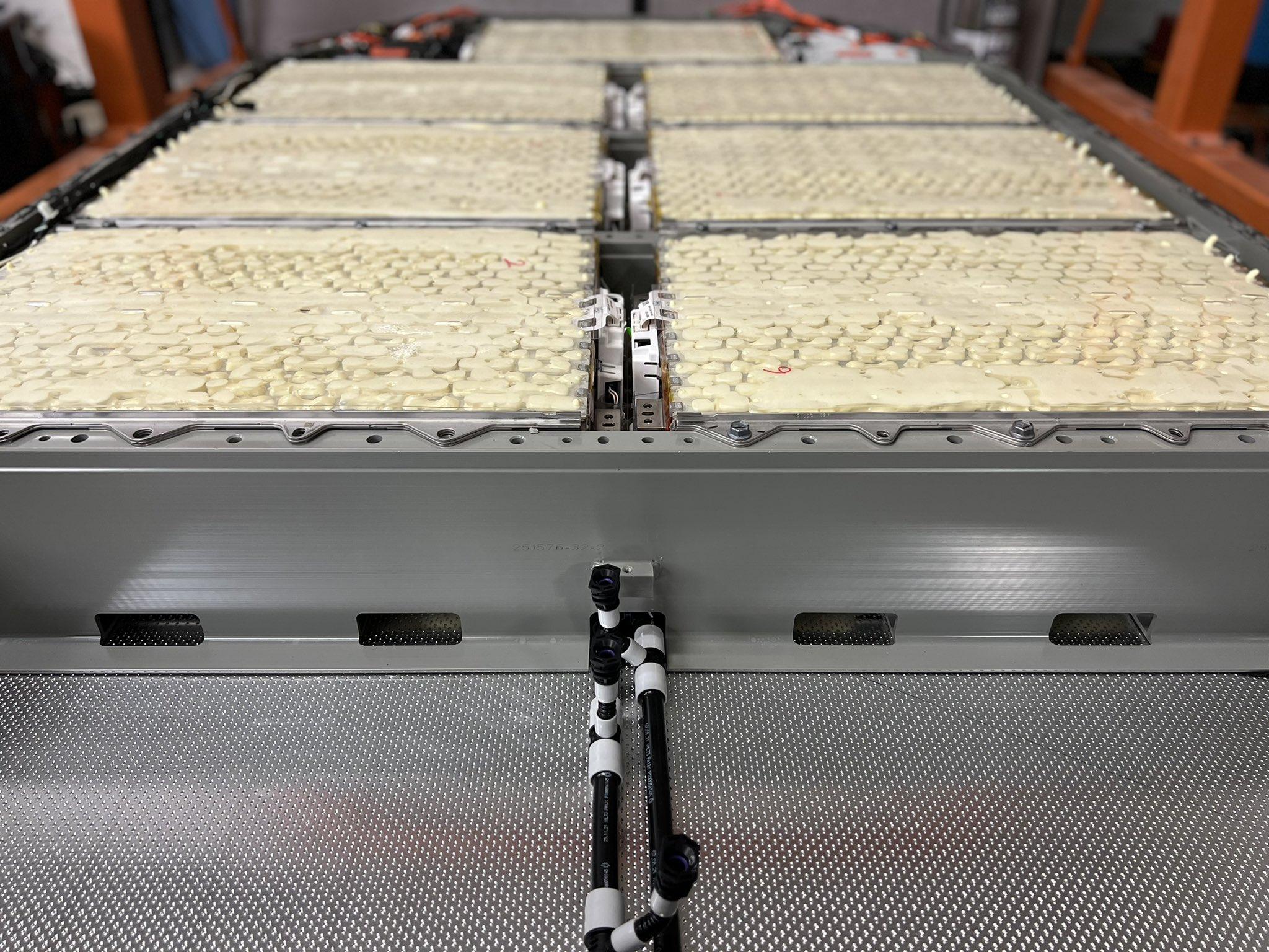 Sandy Munro Tearing Down Rivian R1T Battery Pack | Rivian Forum - R1T ...