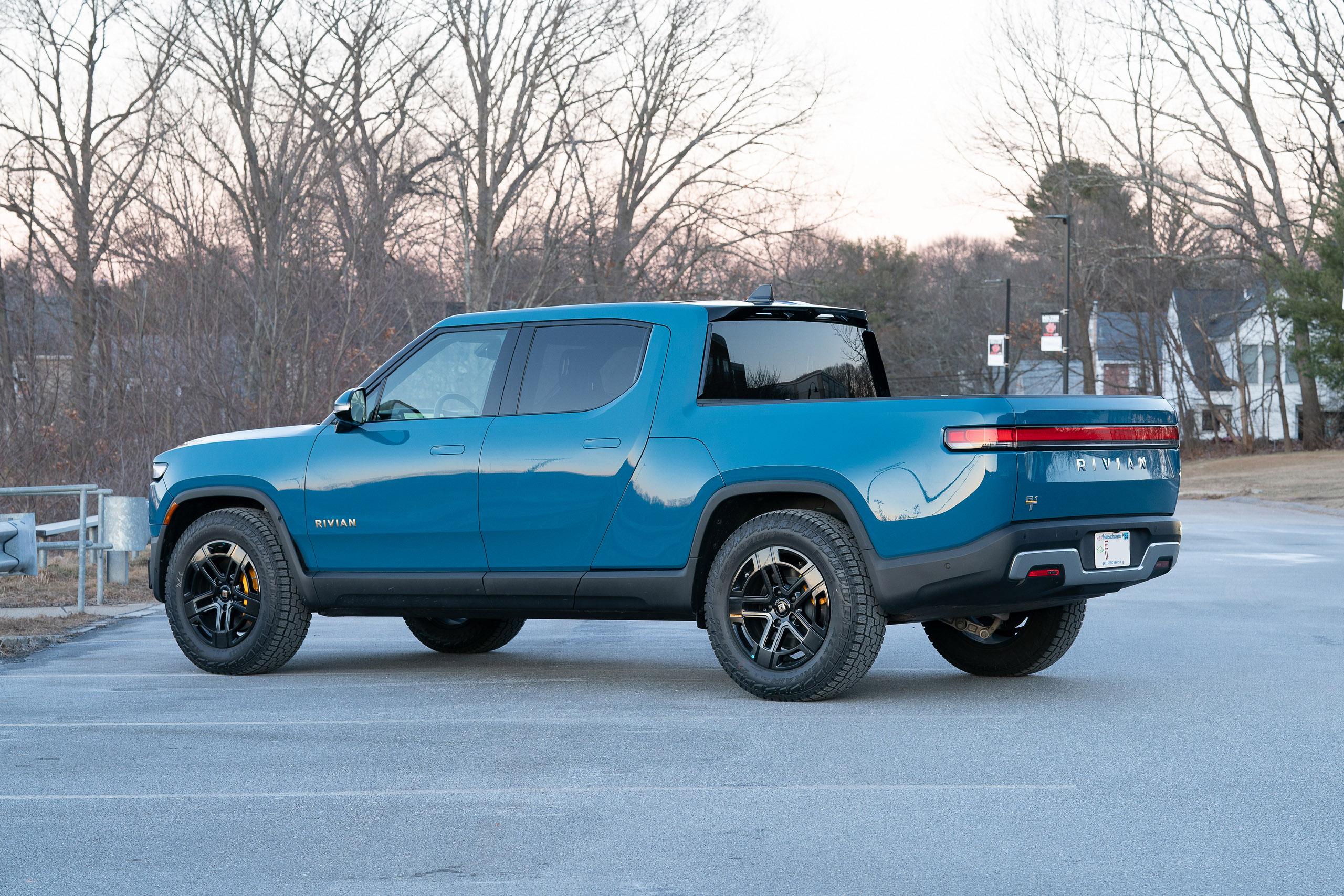 Massachusetts - 2022 R1T - Rivian Blue, 20" ATs, & Underbody - PENDING ...