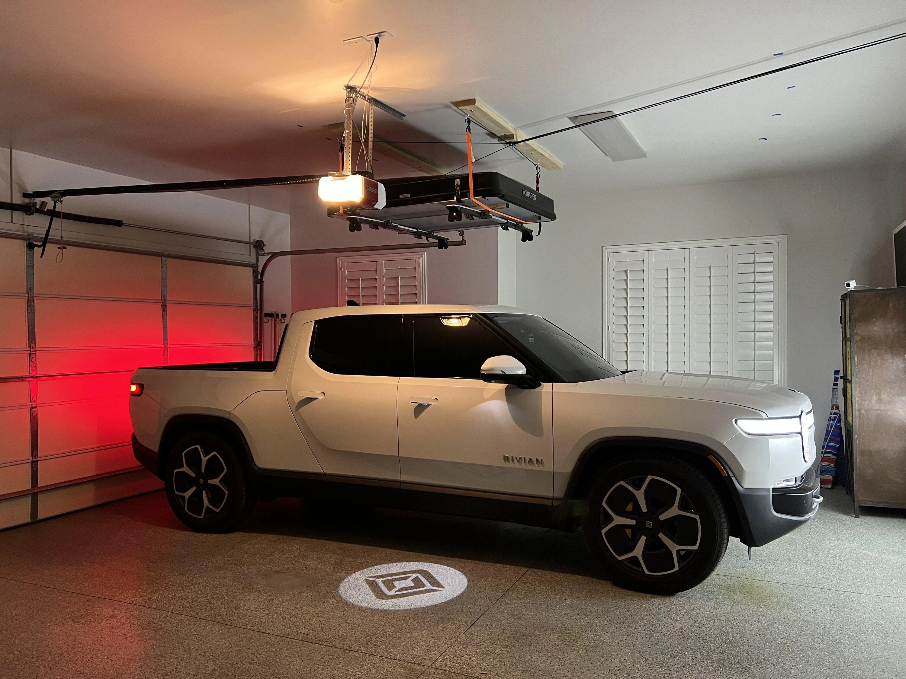 Hoist Lift System for Roof Top Tent Successfully Installed | Rivian ...