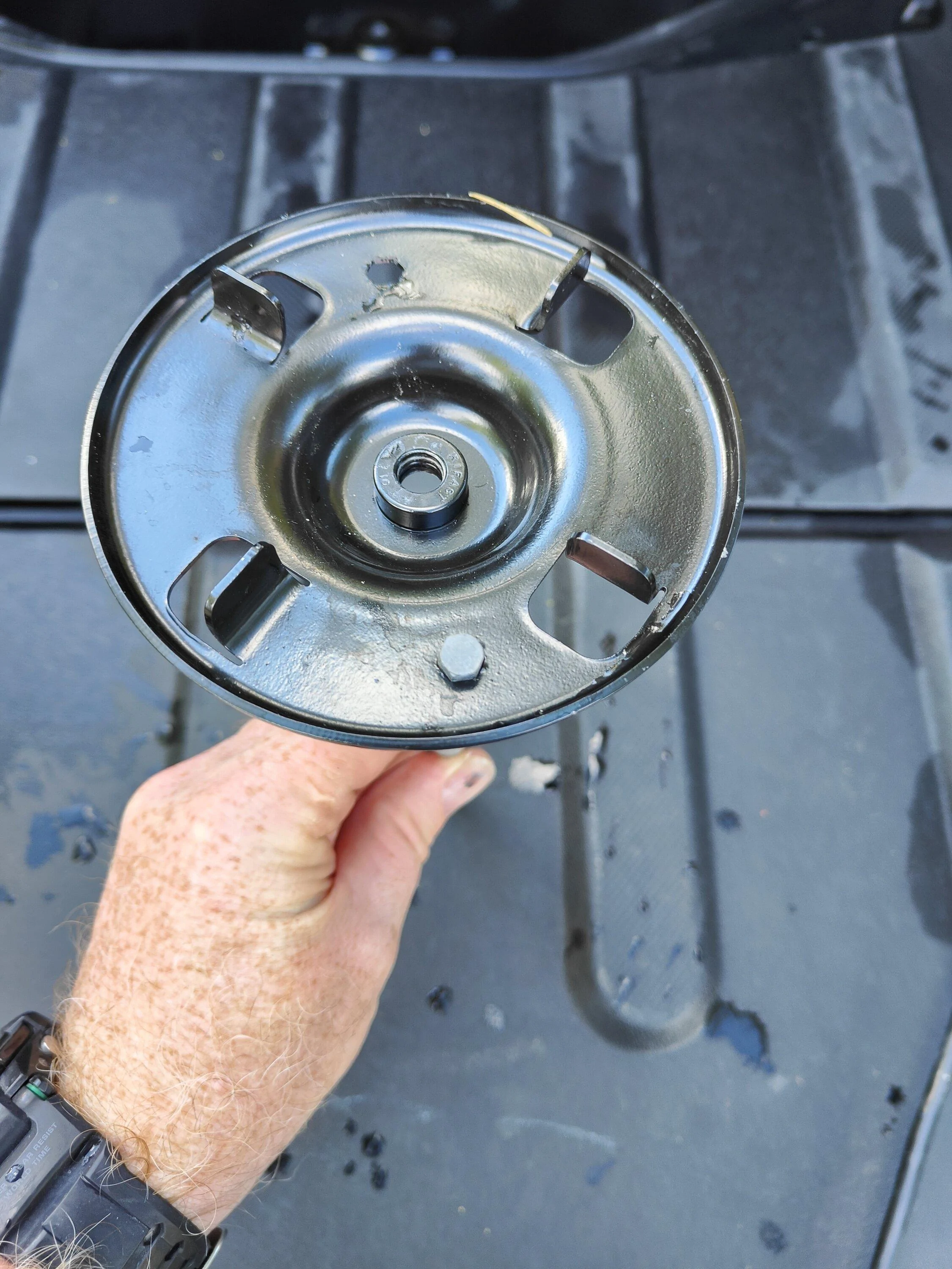 Spare tire threaded rod cover | Rivian Forum - R1T R1S R2 R3 News ...