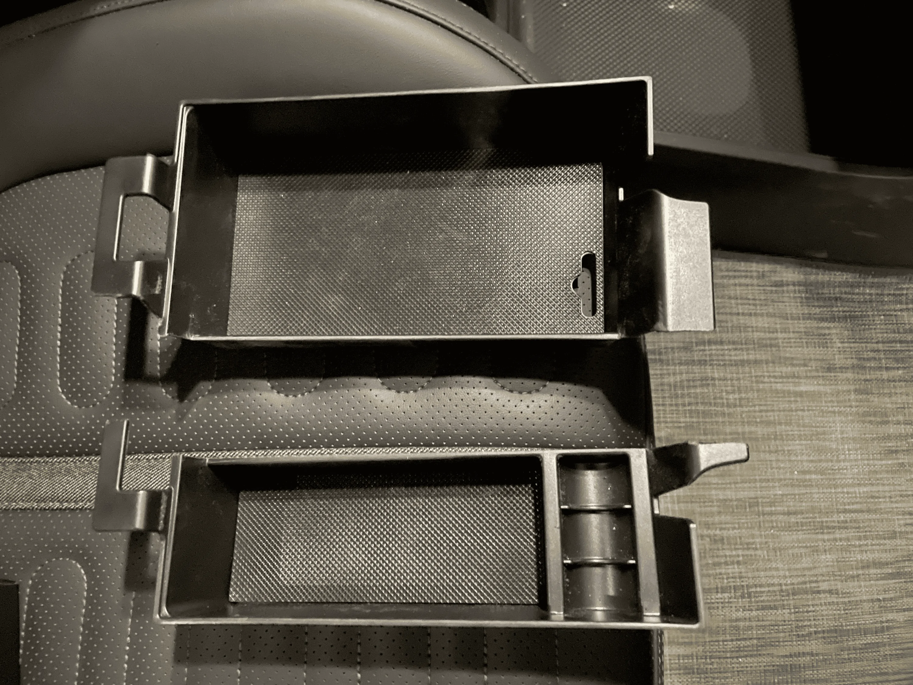 UPDATED: FINALLY, A CENTER CONSOLE TRAY THAT FITS "PERFECTLY" | Rivian ...