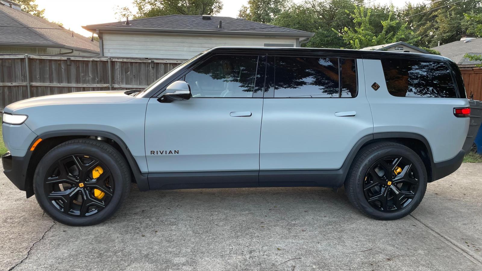 Matte PPF Wrap on Limestone Rivian R1S | Rivian Forum - R1T R1S R2 R3 ...