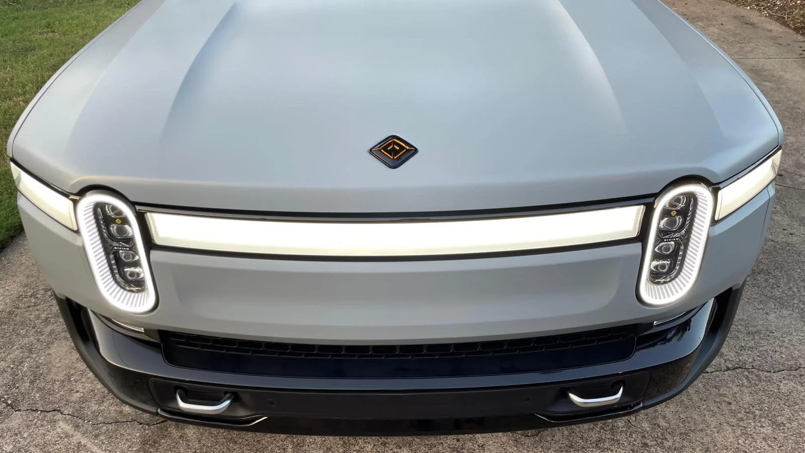 Matte PPF Wrap on Limestone Rivian R1S | Rivian Forum - R1T R1S R2 R3 ...