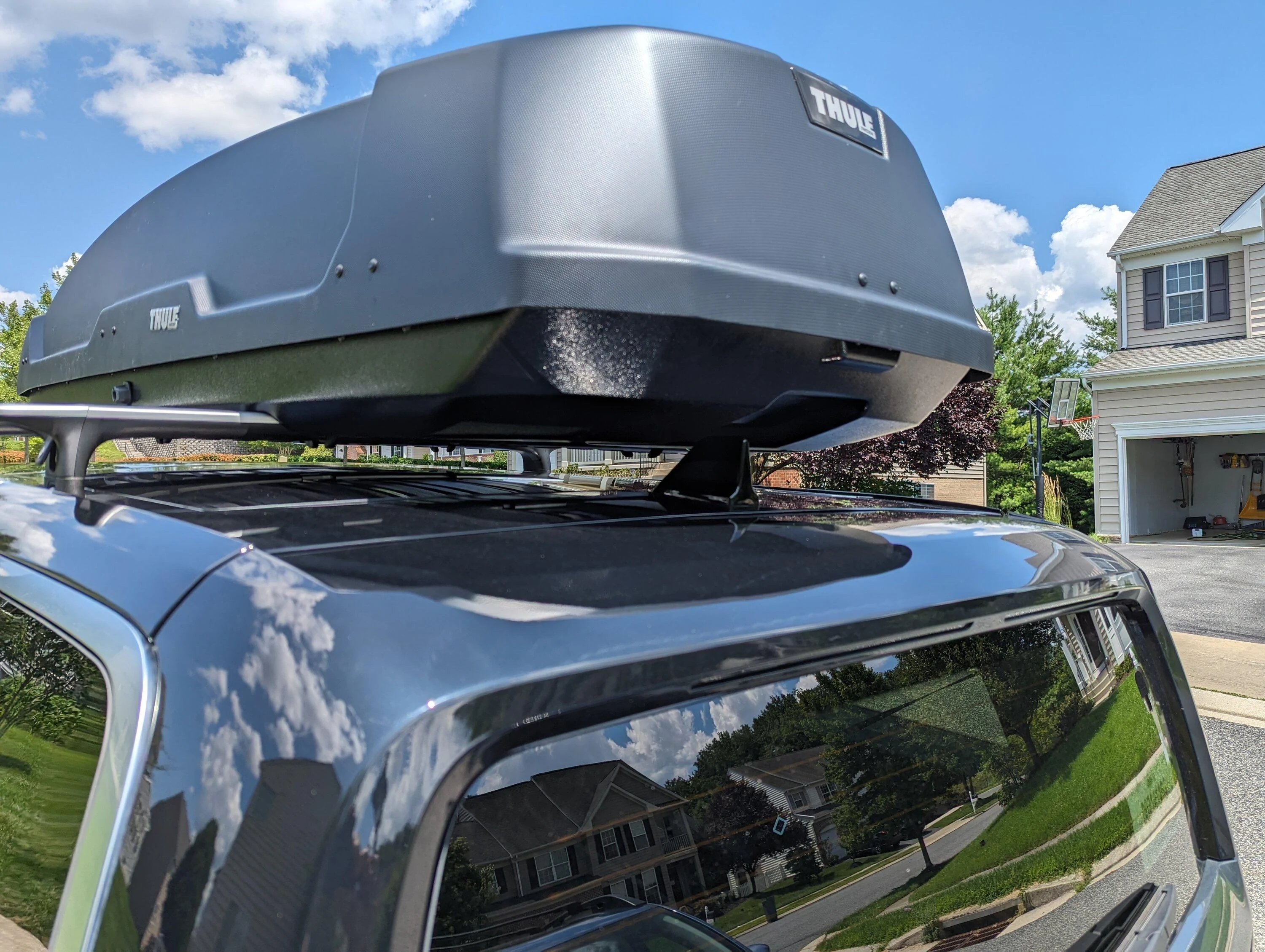 Thule Force XT XXL Rooftop Cargo Box installed on R1S | Rivian Forums ...
