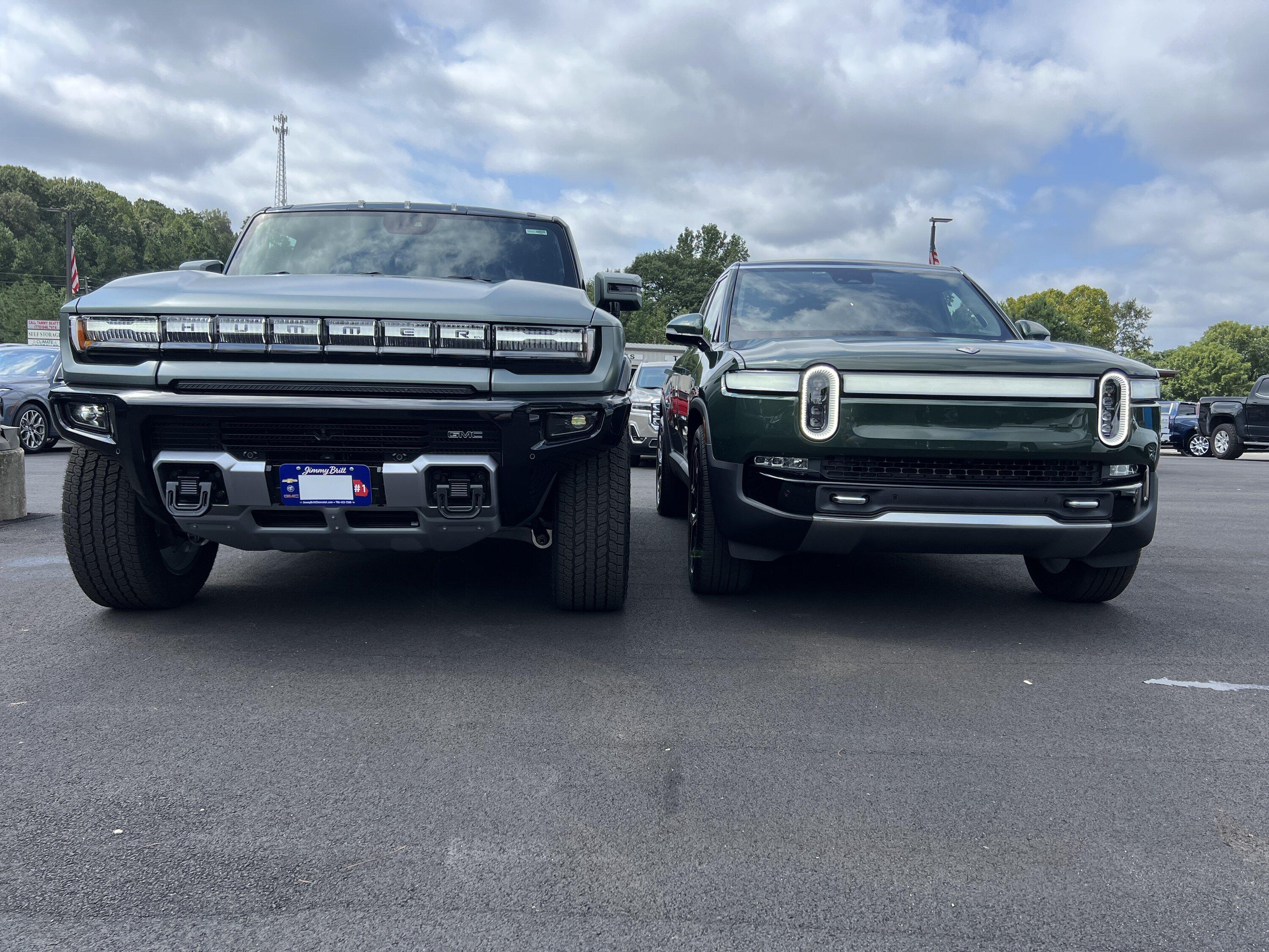 R1S vs Hummer EV SUV size comparison side-by-side | Rivian Forum - R1T ...