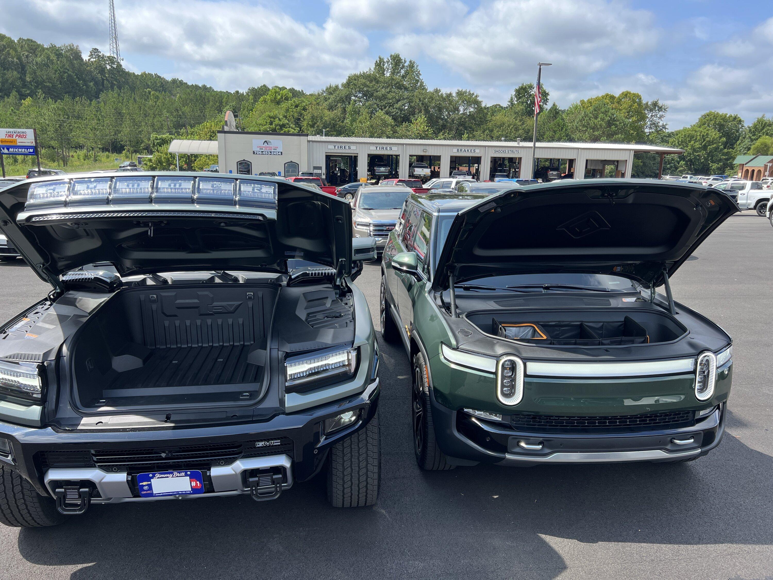 R1S vs Hummer EV SUV size comparison side-by-side | Rivian Forum - R1T ...