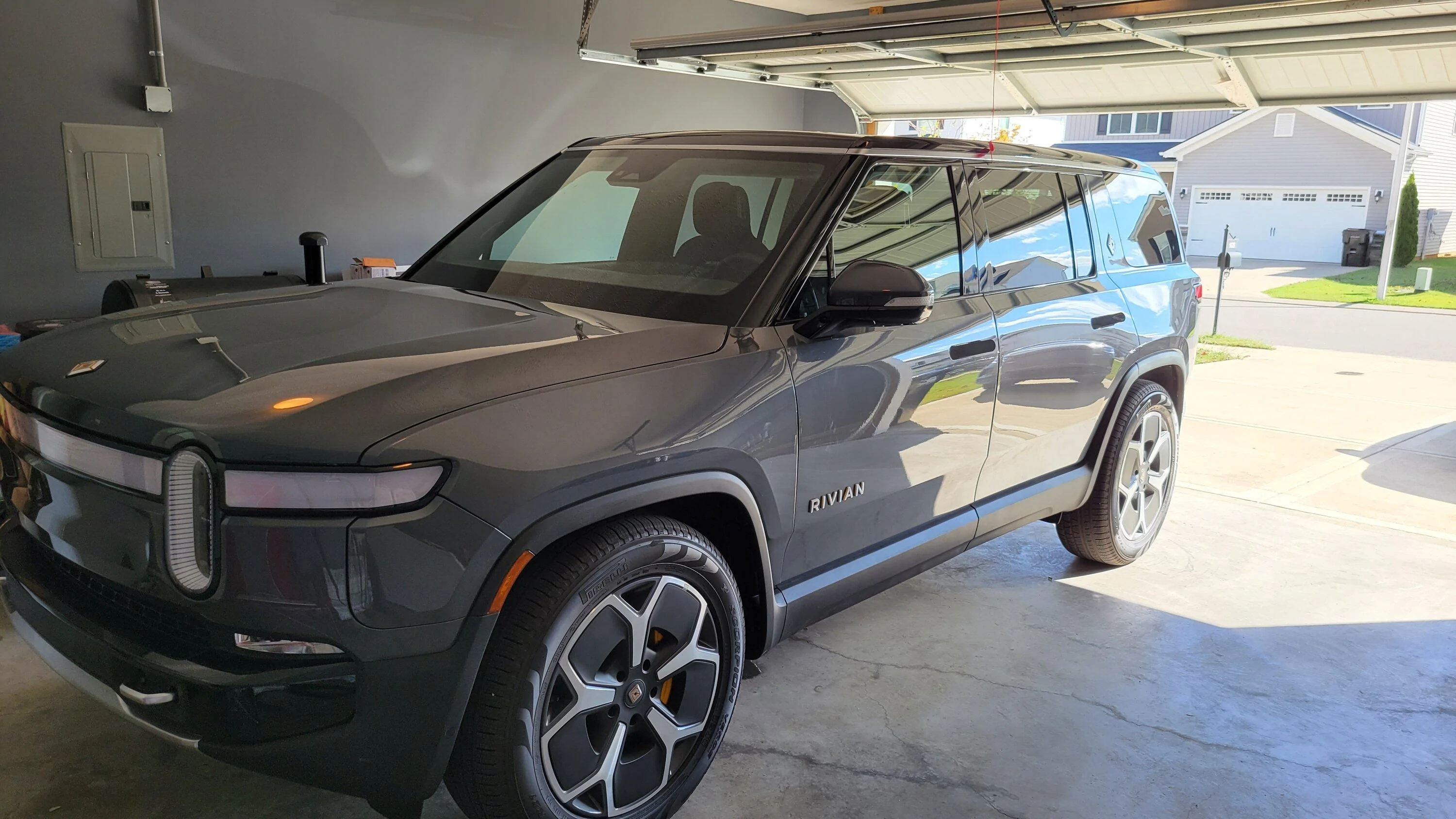 Zeus is home! | Rivian Forum - R1T R1S R2 R3 News, Specs, Models, RIVN ...