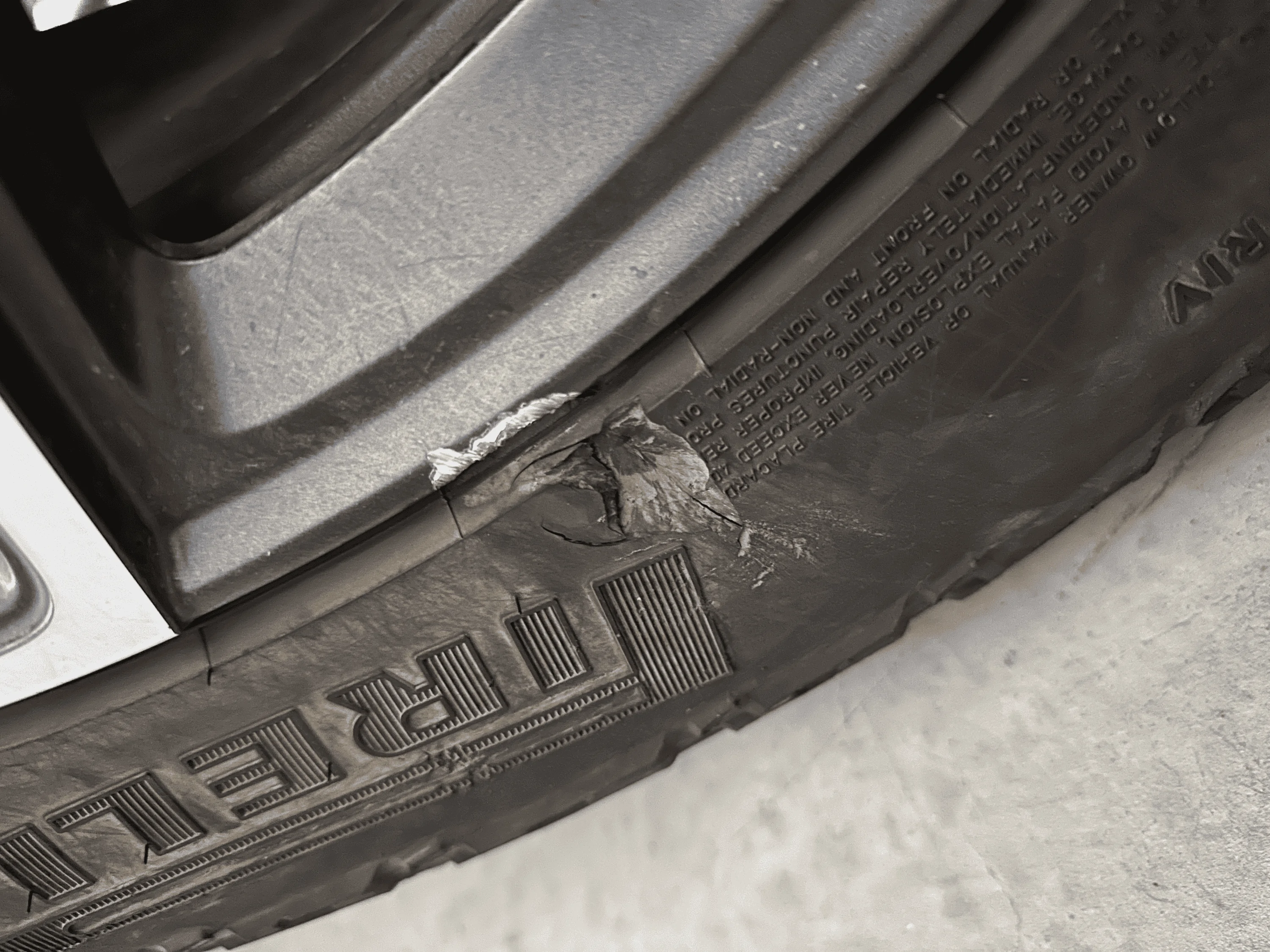 Rivian & Raptor take on Laurel Lake | Rivian Forum - R1T R1S R2 R3 News ...