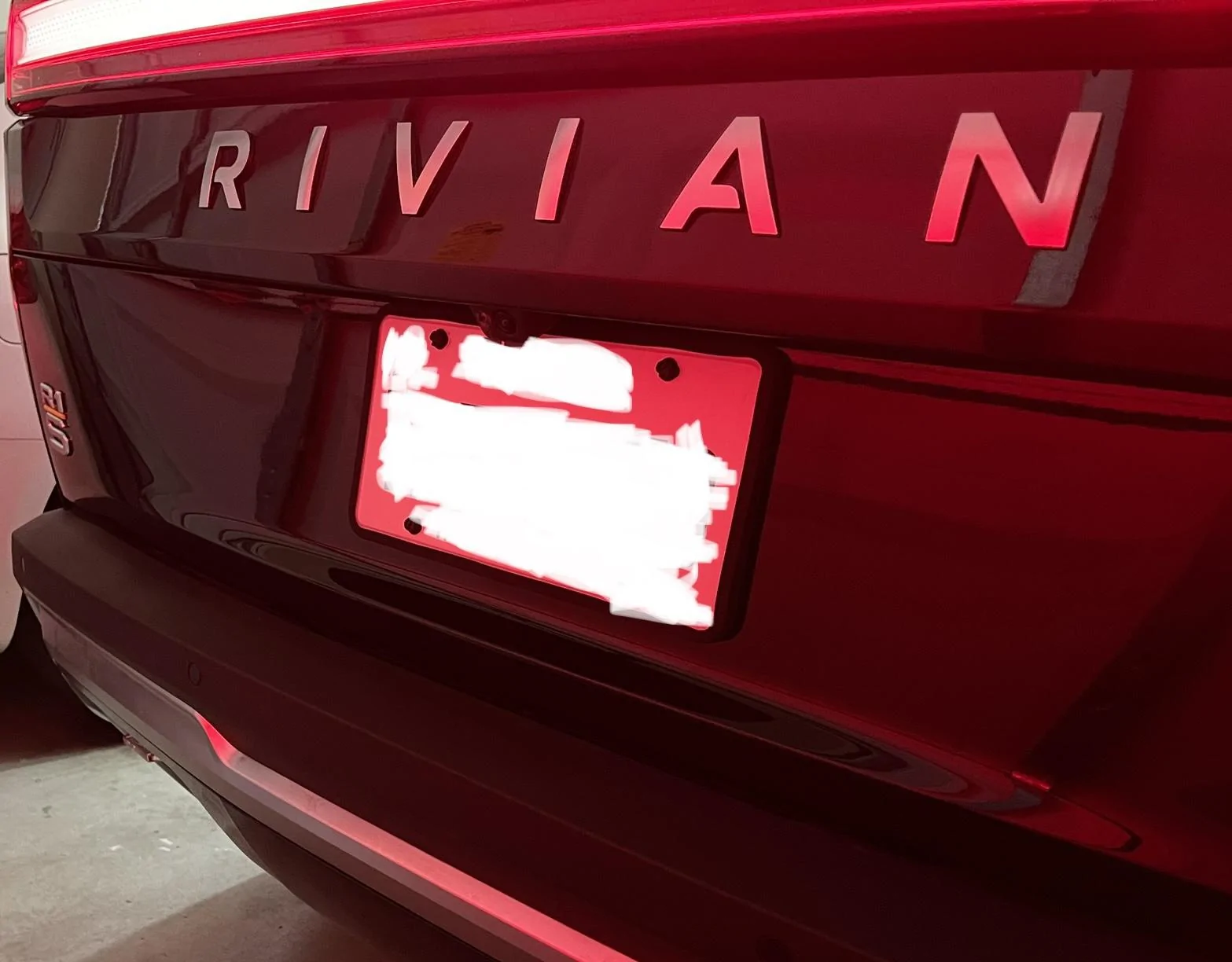 Best Front License Plate Alternative to having Front R1S Bumper Drilled ...