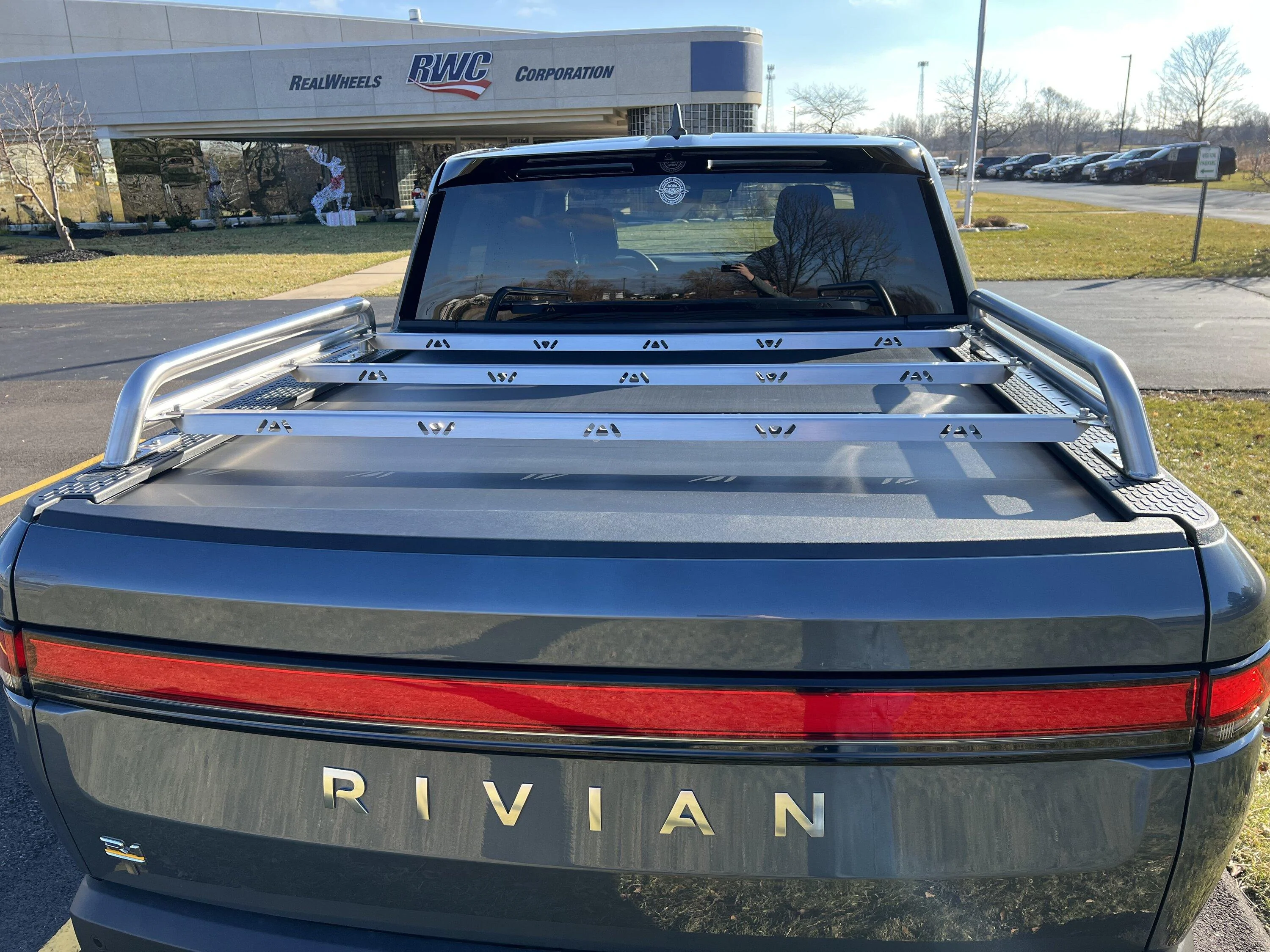 RealWheelsEV NEW Rivian Accessories Brush Guard, Steps, Light Bar, Bed ...