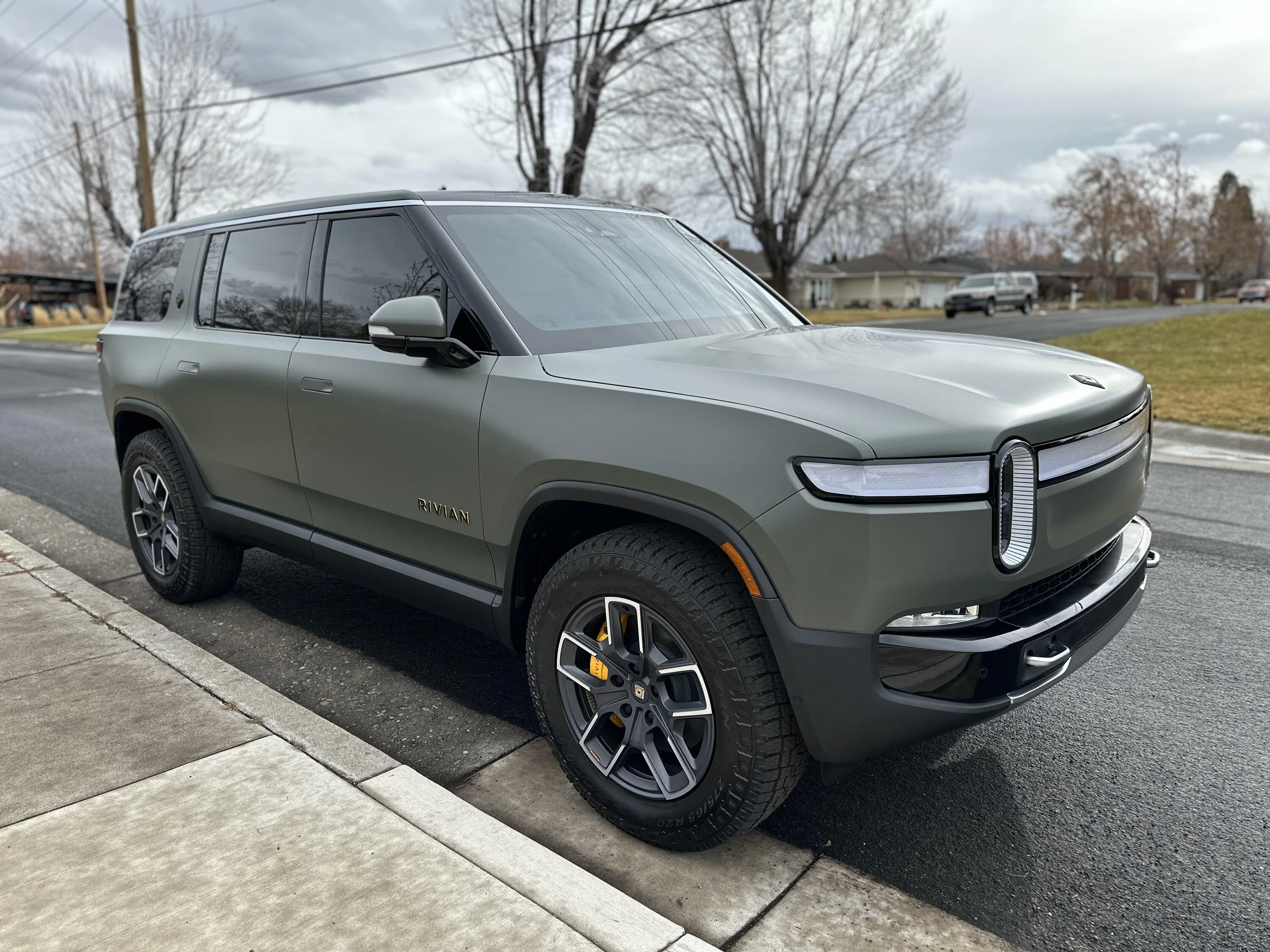 Launch Green R1S Stealth PPF Pics | Rivian Forum - R1T R1S R2 R3 News ...