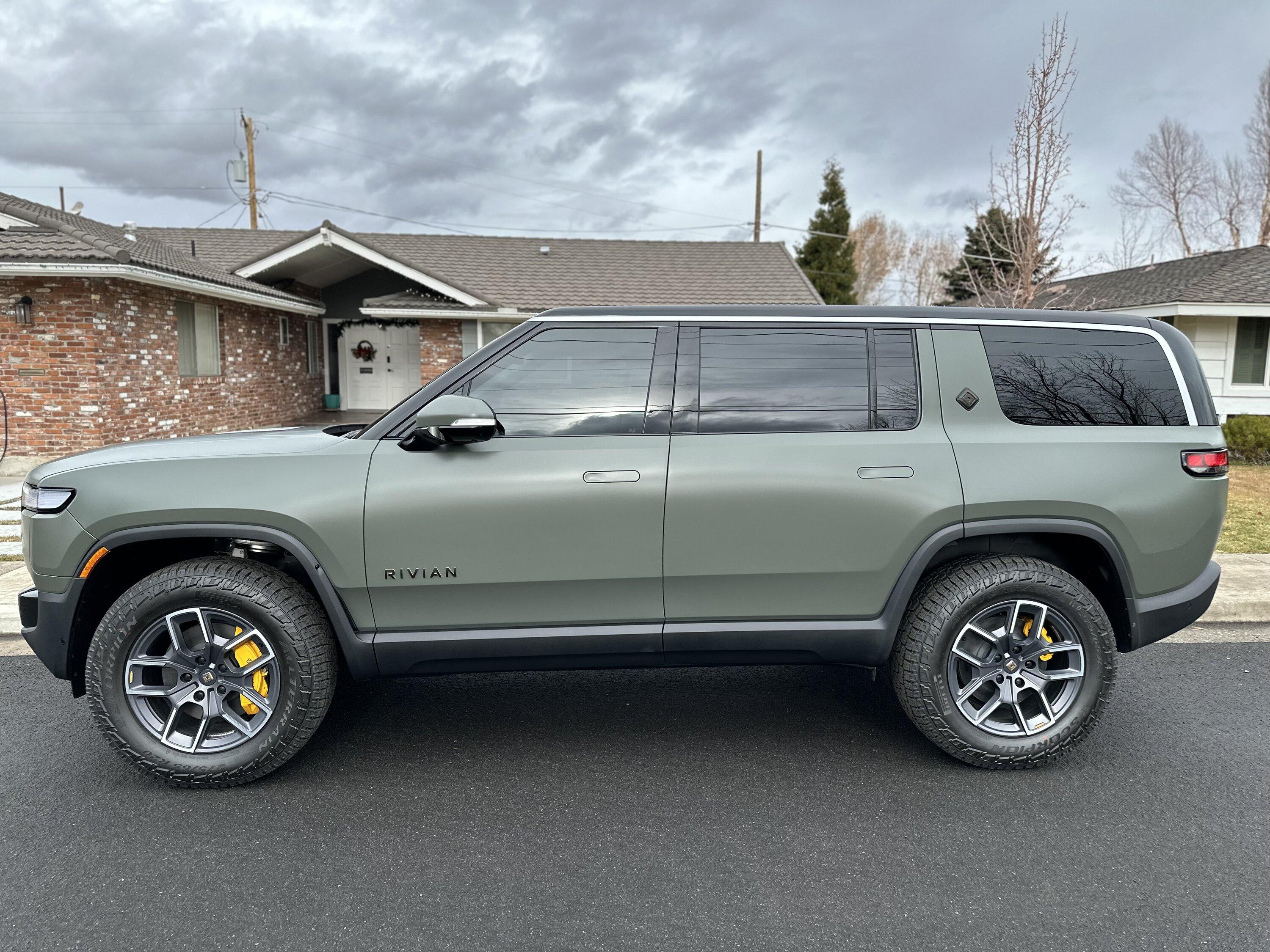 Launch Green R1S Stealth PPF Pics | Rivian Forum - R1T R1S R2 R3 News ...